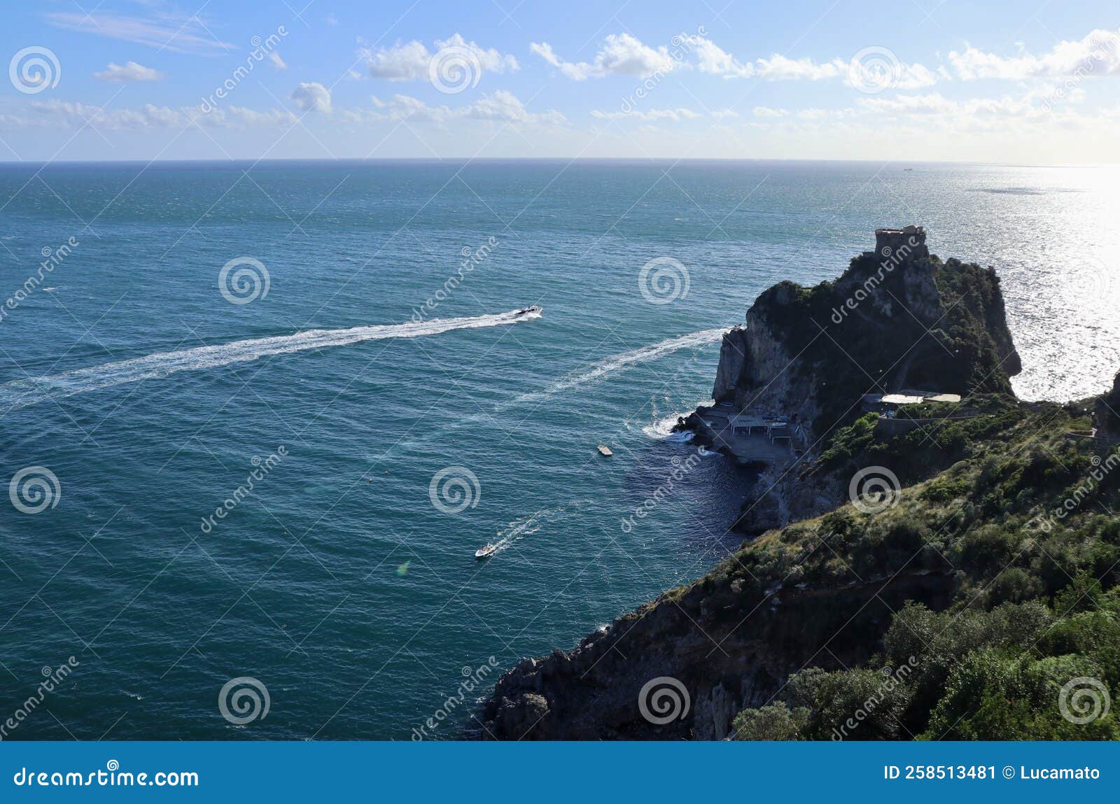 Conca Dei Marini - Panorama Di Capo Di Conca Dalla Litoranea Stock ...