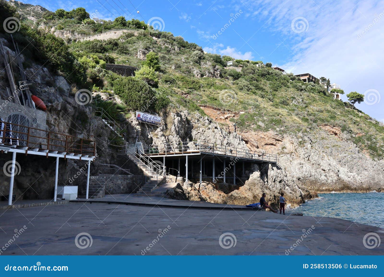 Conca Dei Marini - Scorcio Del Lido Di Capo Di Conca Stock Photo ...