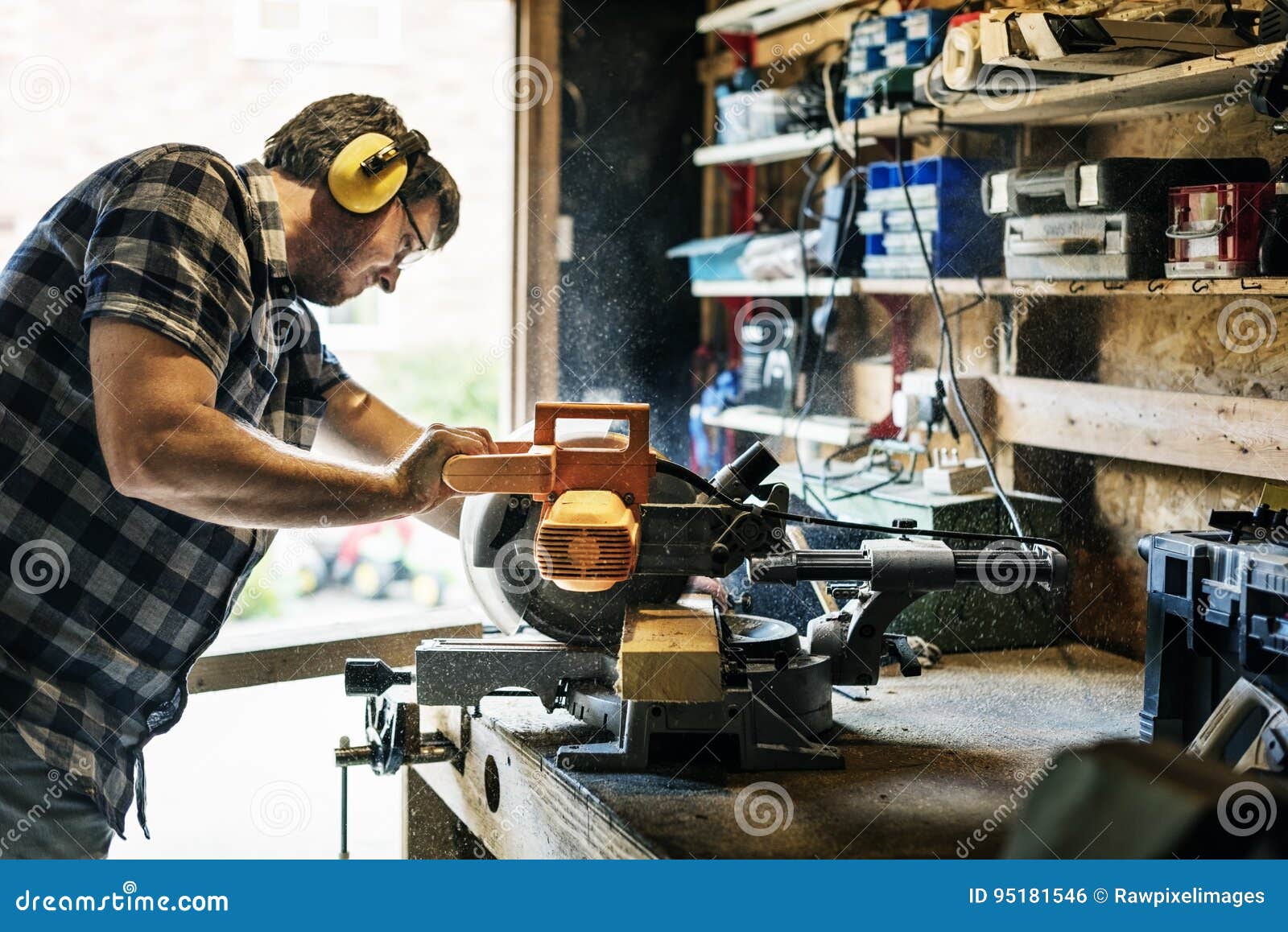 Conceito Da Carpintaria De Craftman Lumber Timber Do Carpinteiro Foto ...