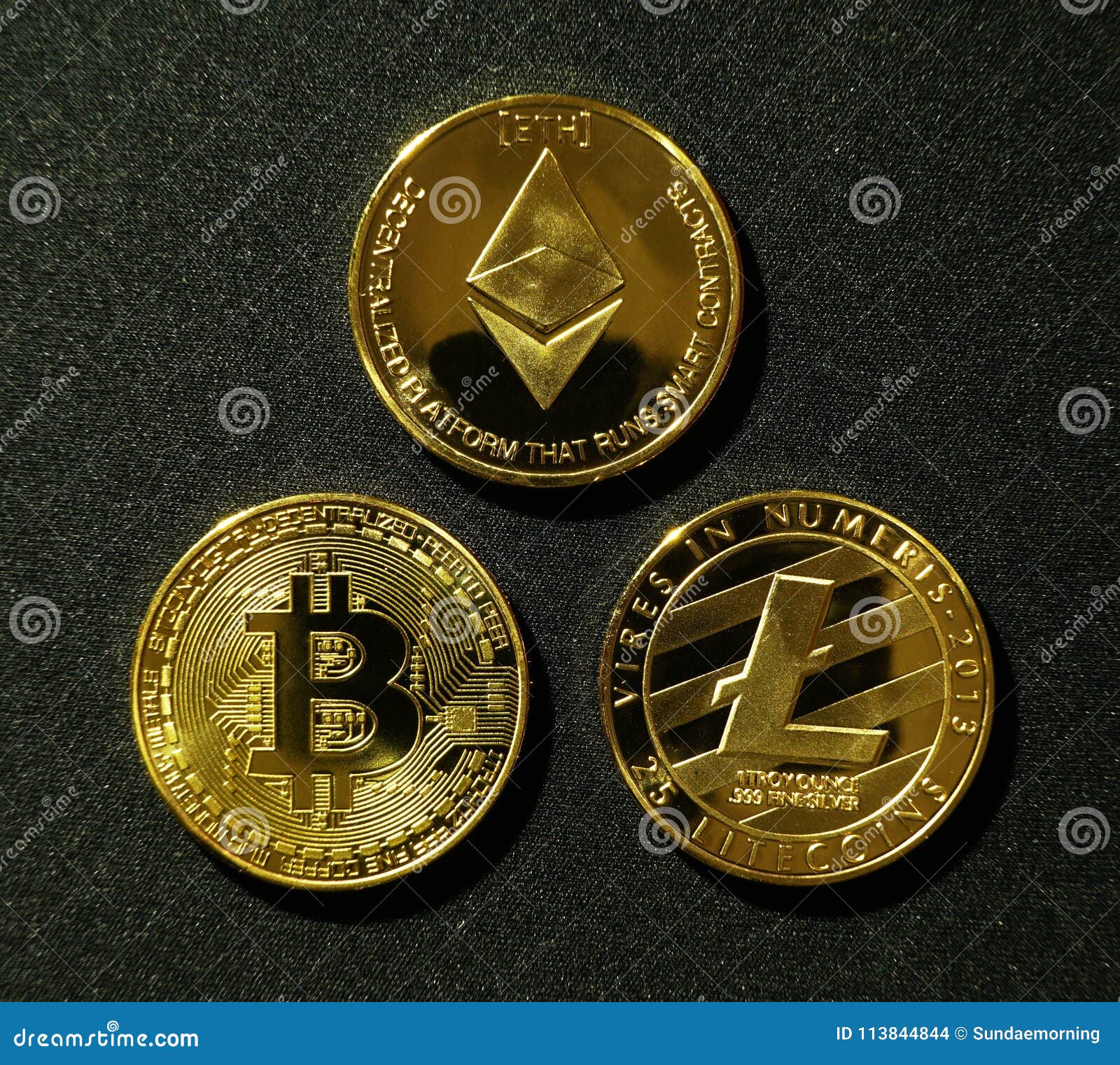 Conceito Da Moeda De Digitas, Bitcoin, Ethereum, Litecoin Com Fundo ... Conceito Da Moeda De Digitas, Bitcoin, Ethereum, Litecoin Com Fundo ...