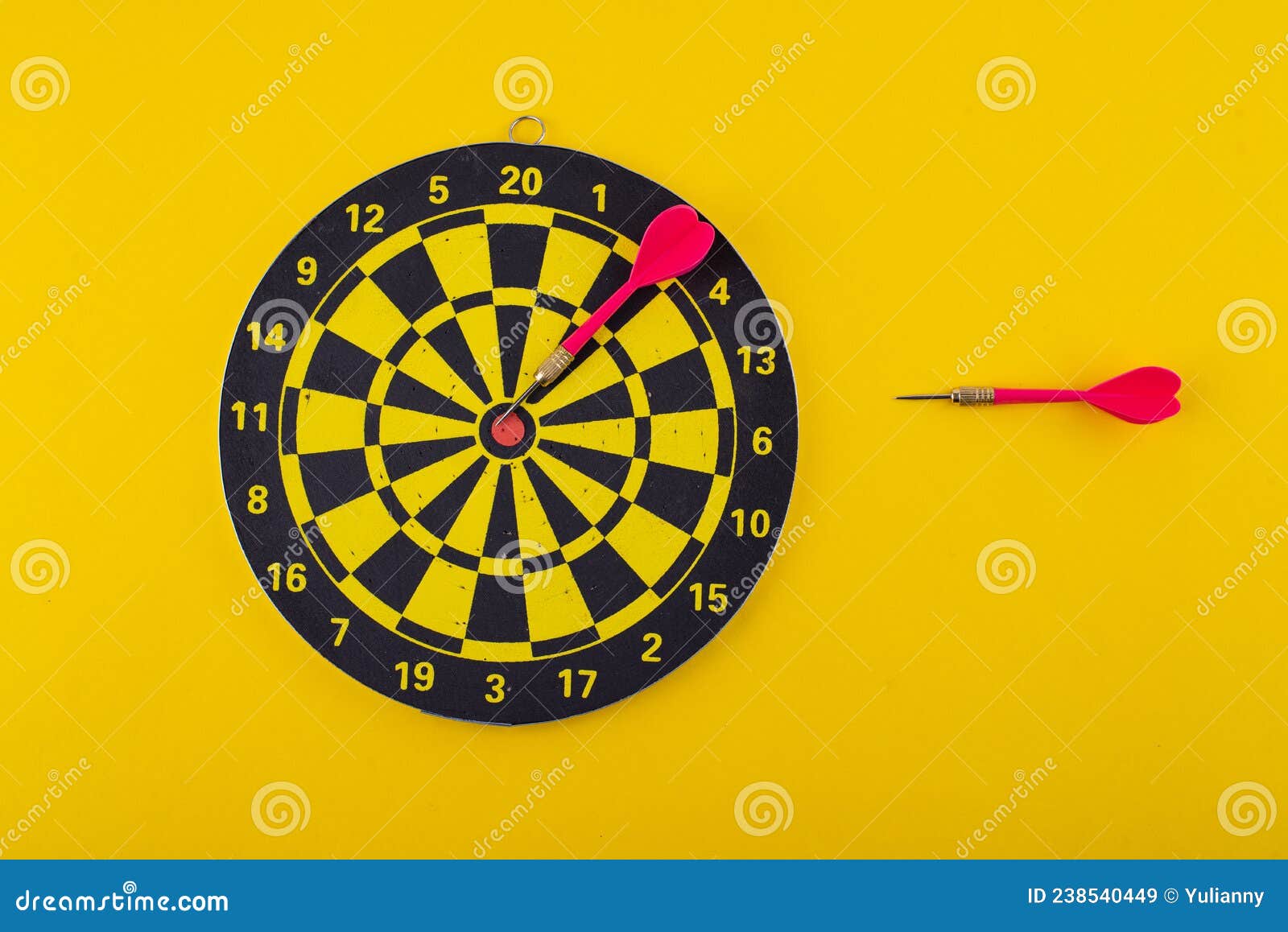 Conceito De Meta E Meta Com Dardos E Setas Imagem de Stock - Imagem de ...