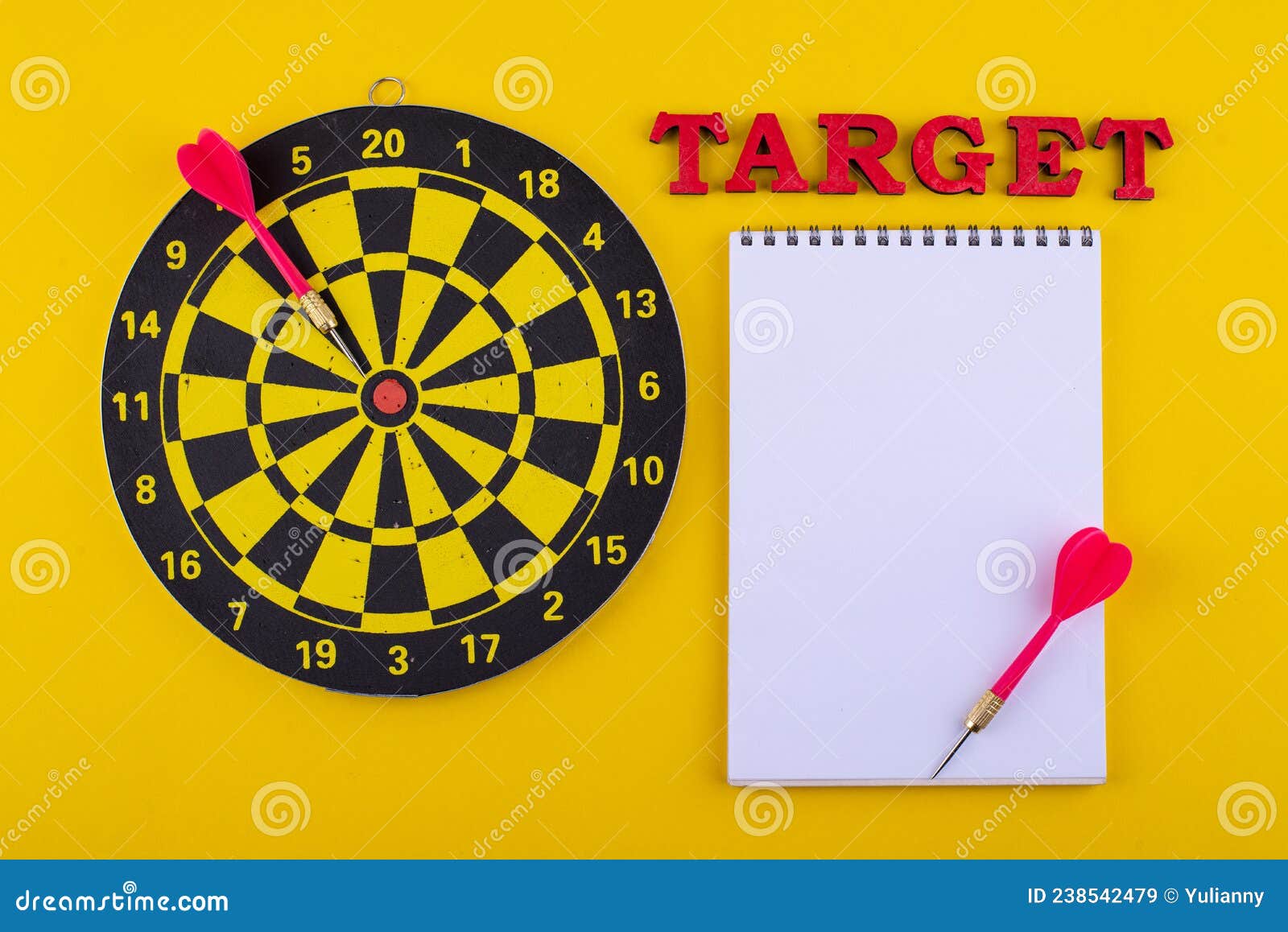 Conceito De Meta E Meta Com Dardos E Setas Imagem de Stock - Imagem de ...