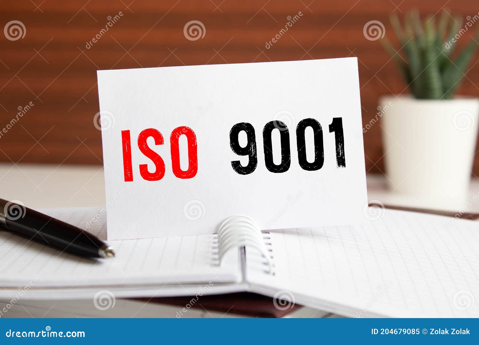 Conceito De Texto Iso 9001 Isolado Sobre Fundo Branco Imagem Editorial ...