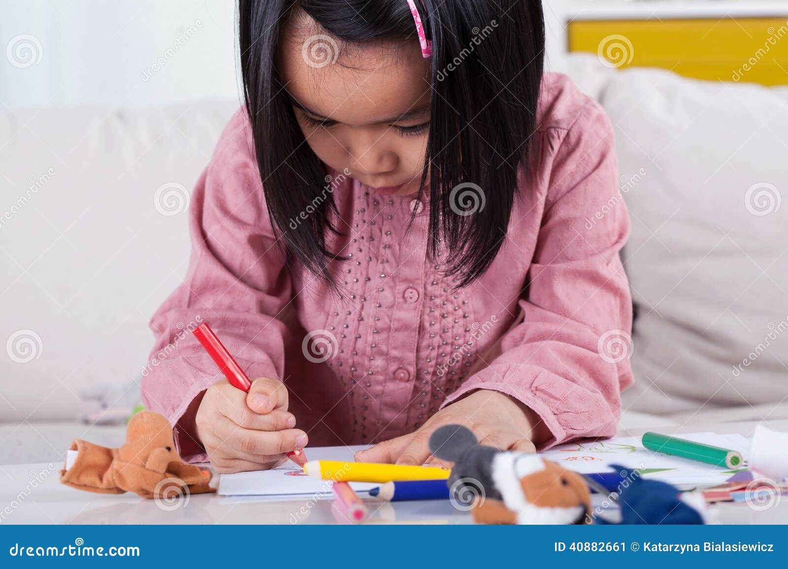 Concentrated Girl Drawing a Picture Stock Image - Image of painting ...
