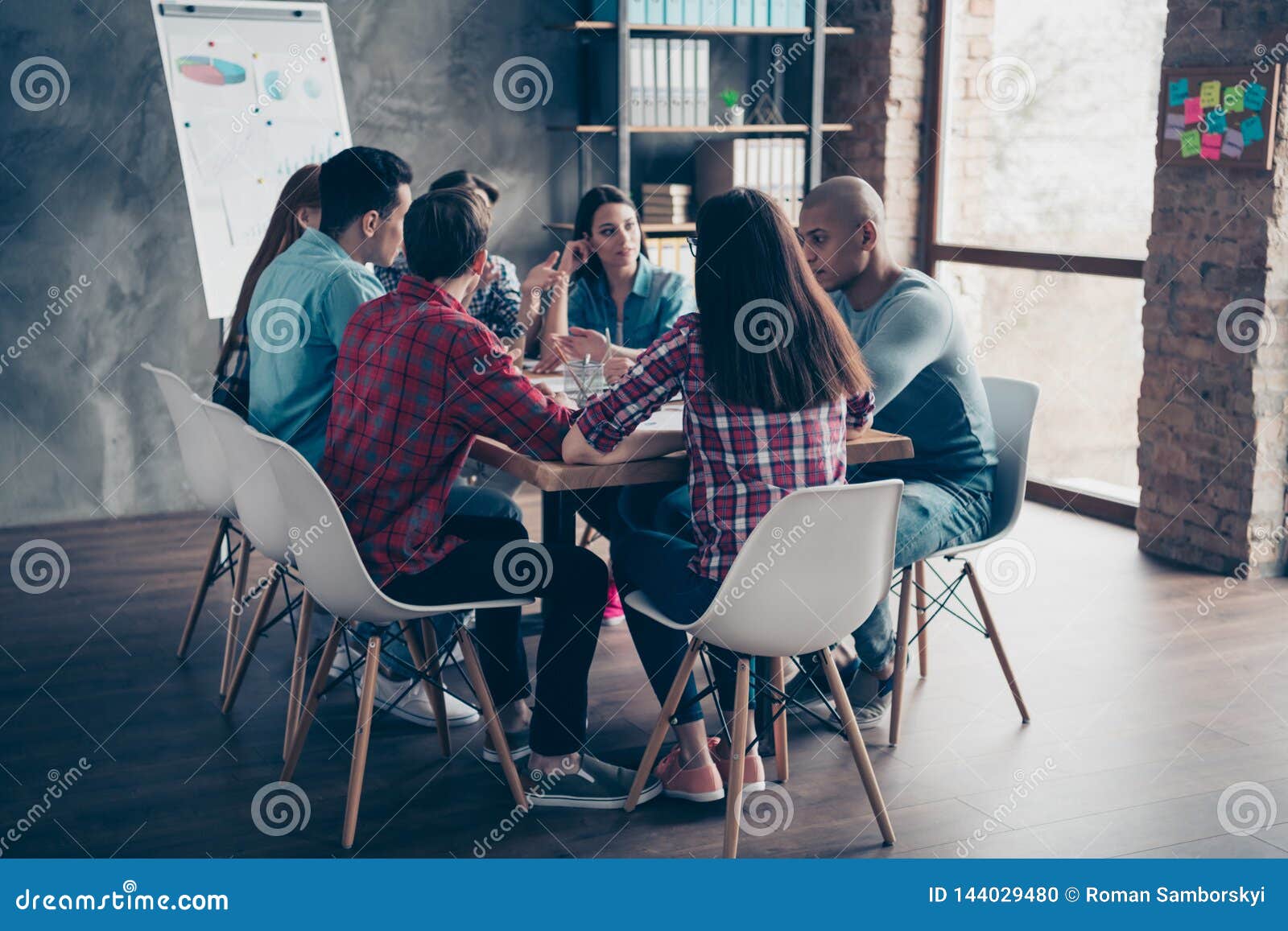 Concentrated Serious College Students Solving Education Problems ...