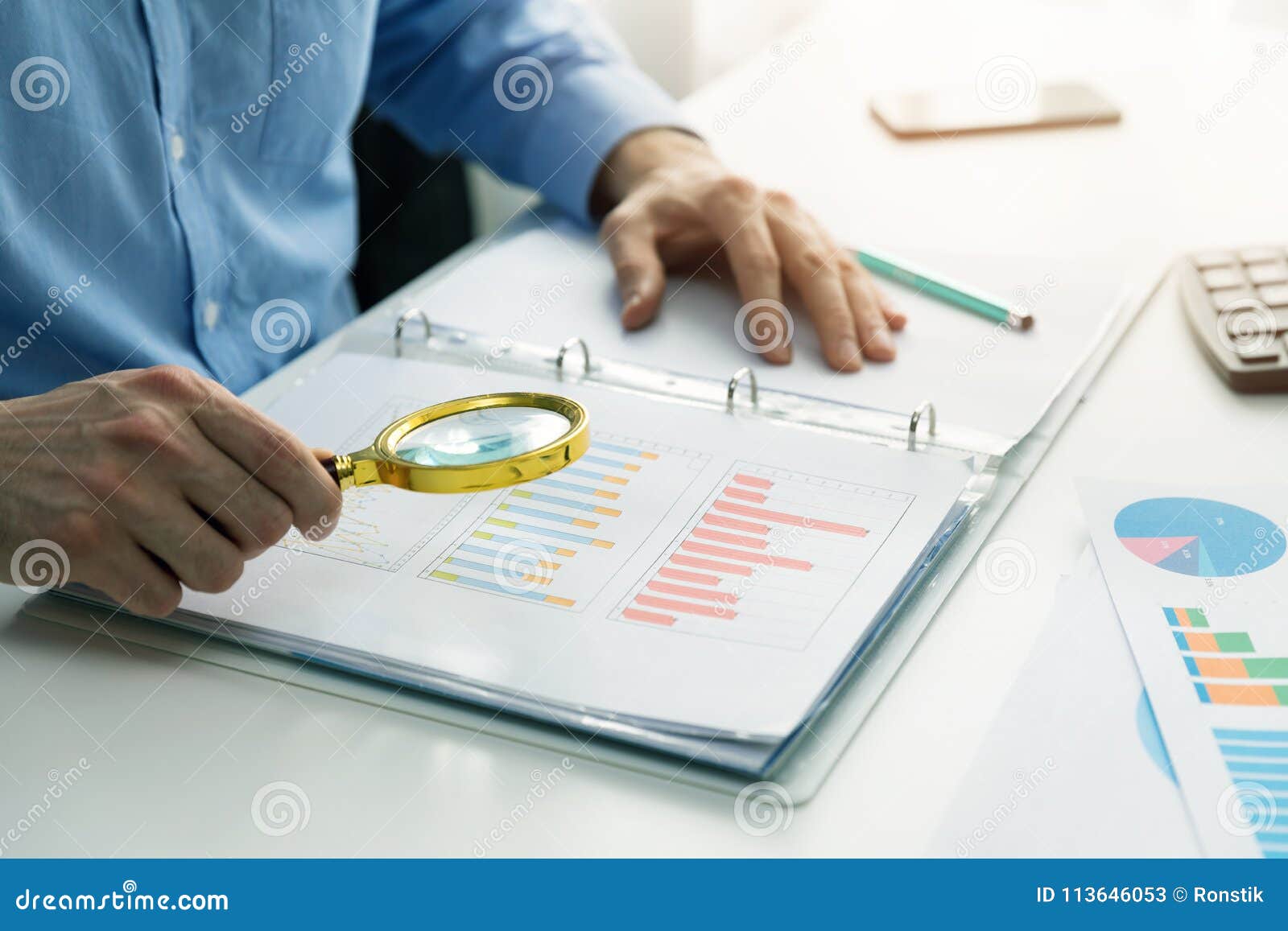 Concept d'audit interne image stock. Image du examiner - 113646053