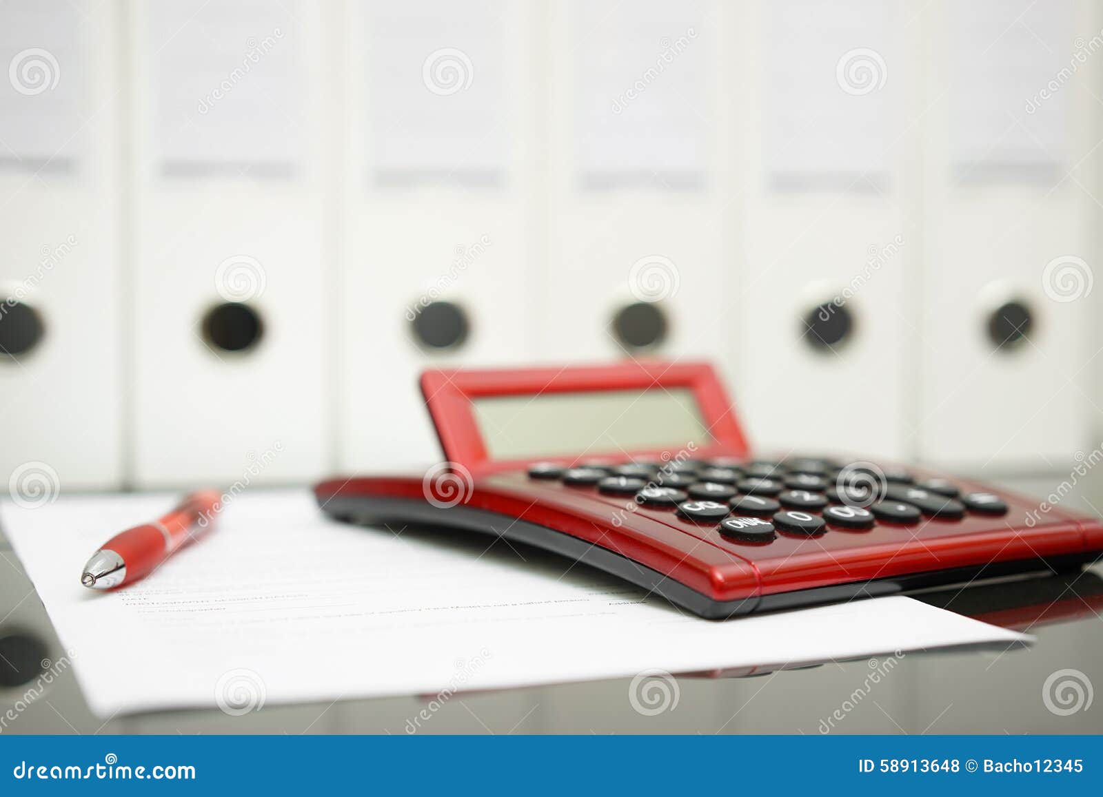 Concept De Bureau De Comptable Avec La Calculatrice, Stylo, Document ...