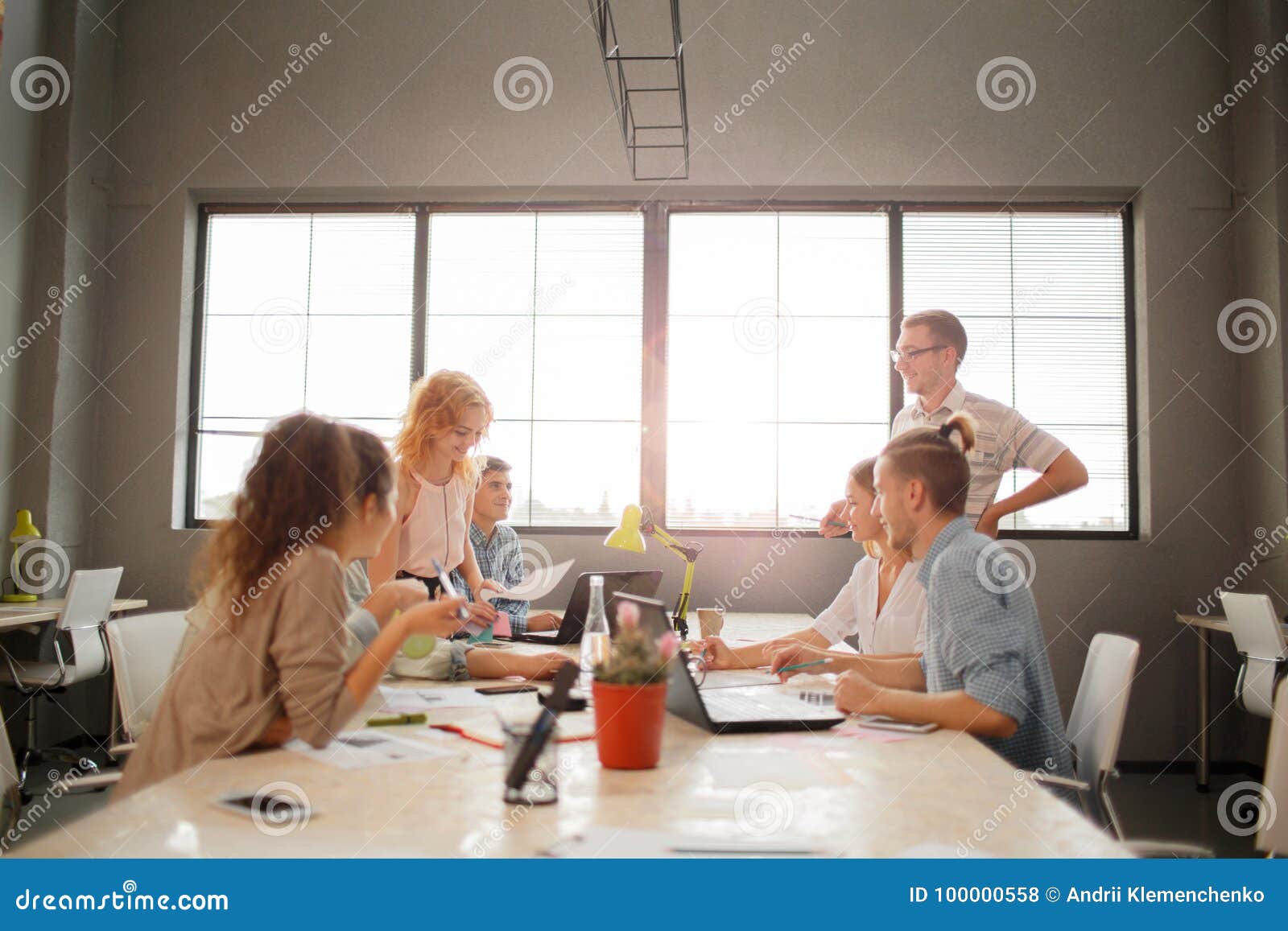 Concept De Team Meeting Brainstorming Planning Analysing Photo stock ...