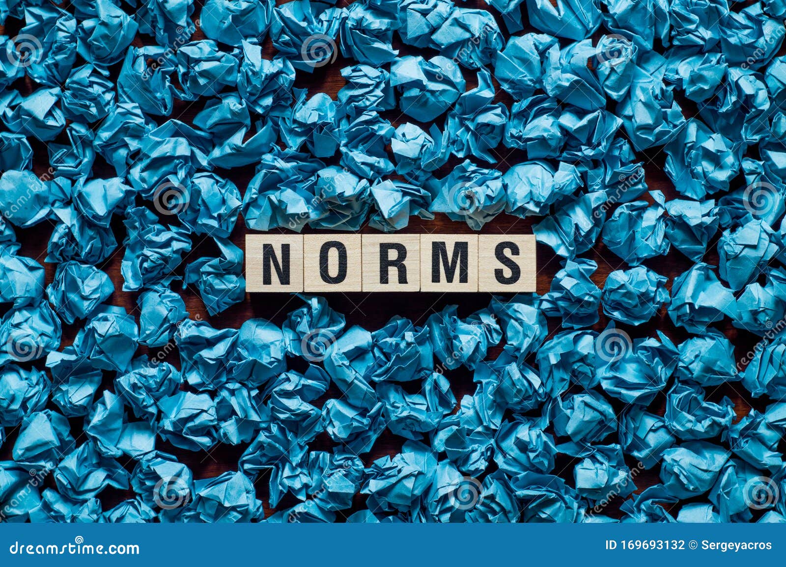 Concepto De Palabra Normal En Cubos Foto de archivo - Imagen de mejor ...