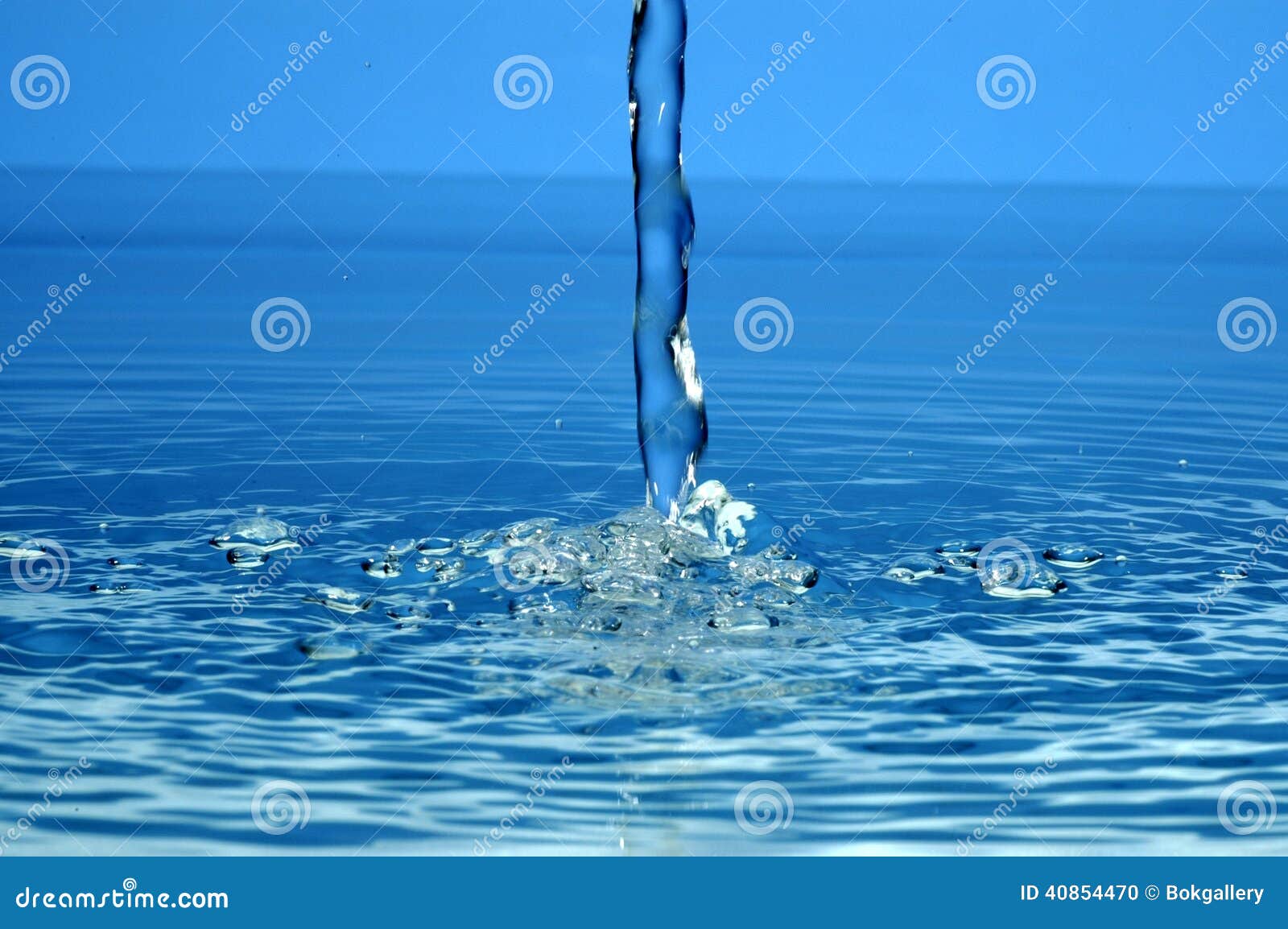 Concepto del agua en azul foto de archivo. Imagen de azul - 40854470