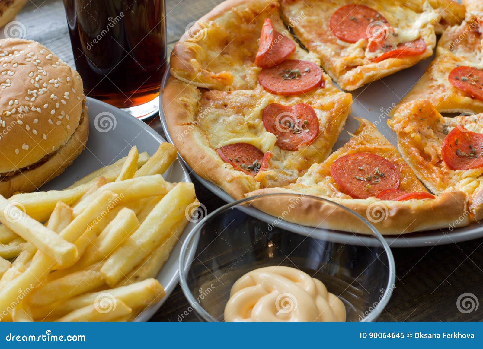 Concepto Malsano Comida Malsana Foto de archivo - Imagen de ketchup ...