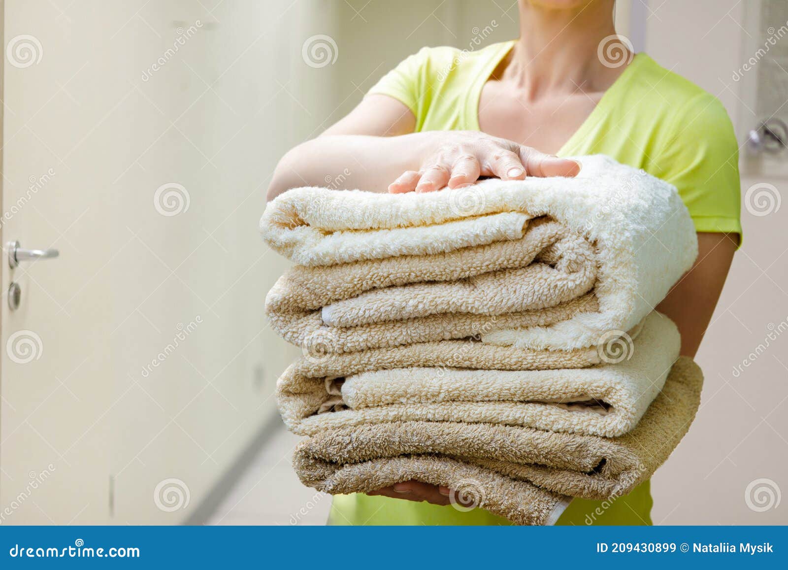 Concepts of washing things stock image. Image of hands - 209430899
