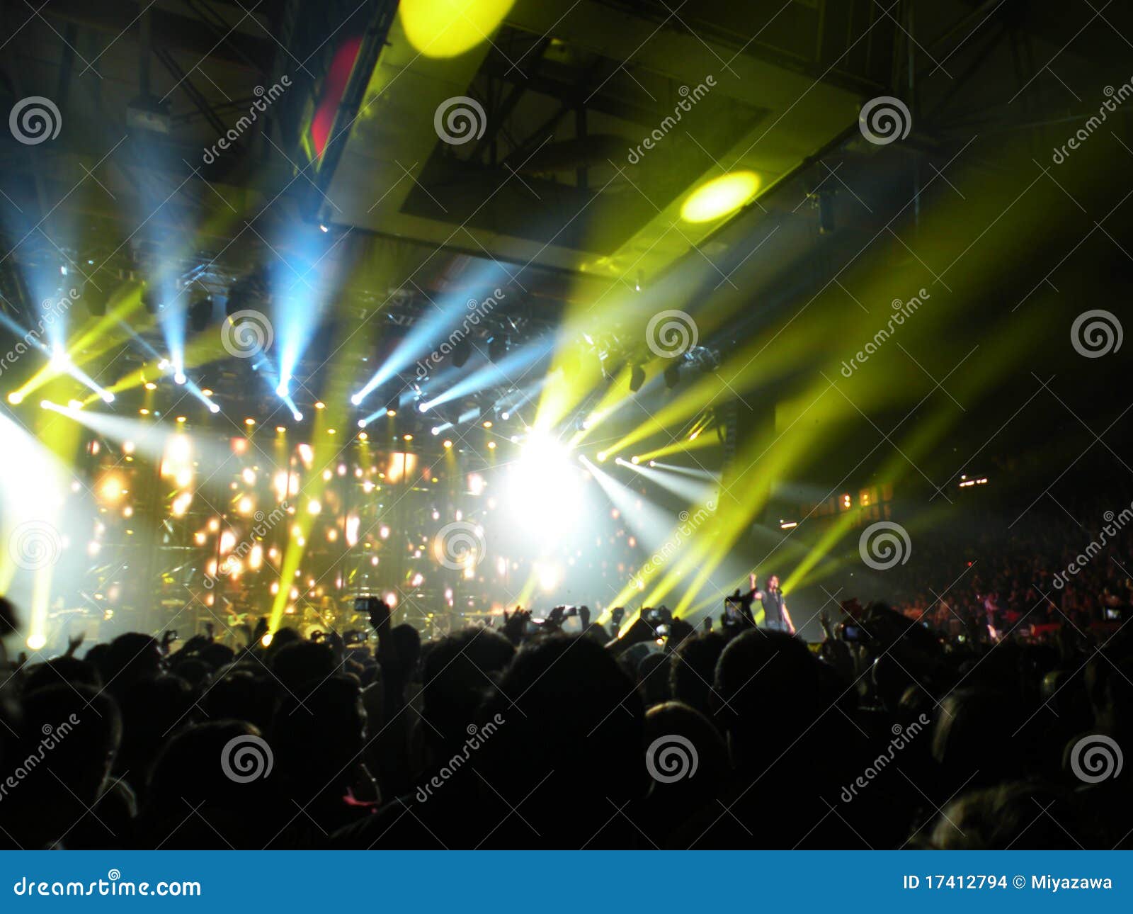 In concert editorial stock image. Image of yellow, stage - 17412794