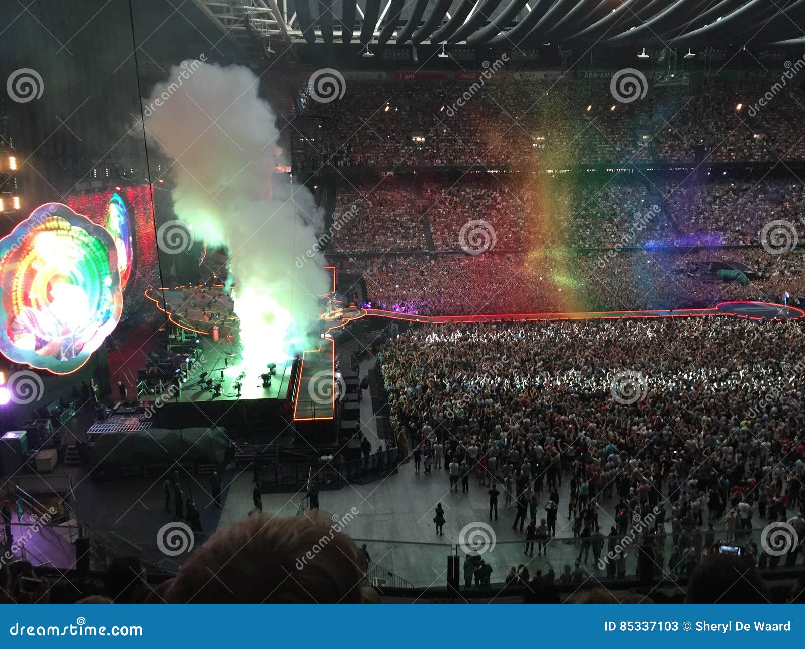 Concert of Coldplay editorial stock photo. Image of coldplay - 85337103