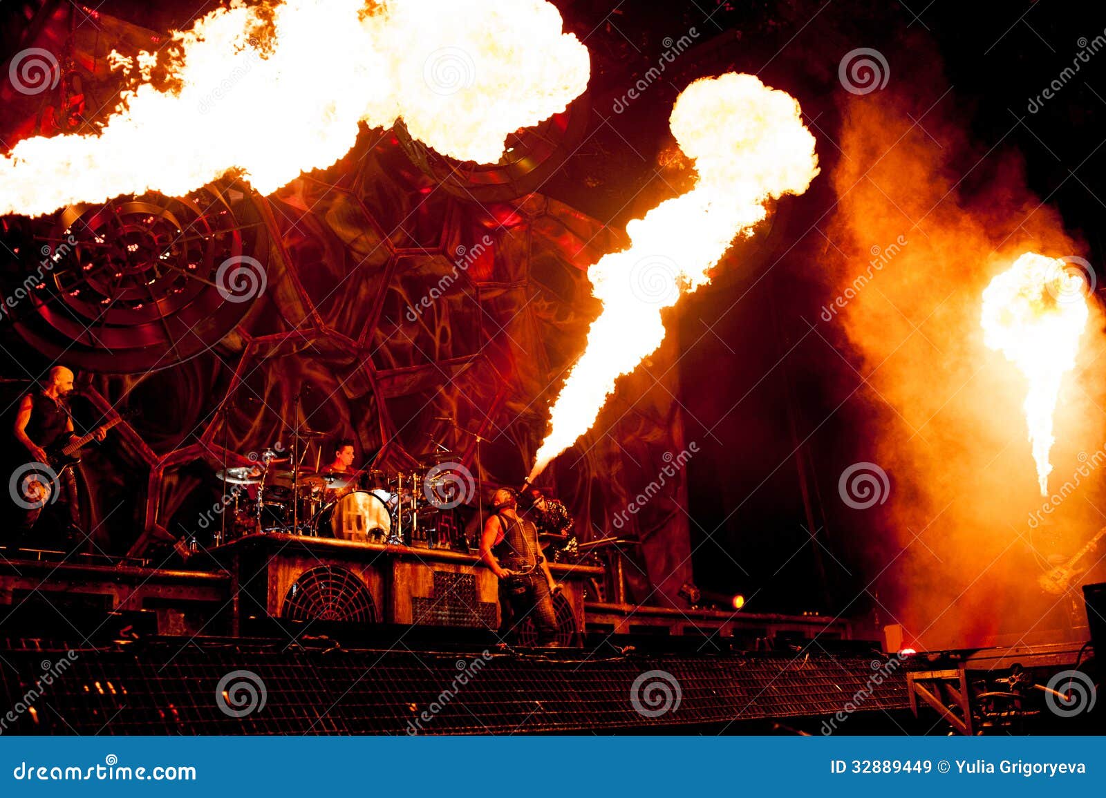 Concert de Rammstein image stock éditorial. Image du roche - 32889449