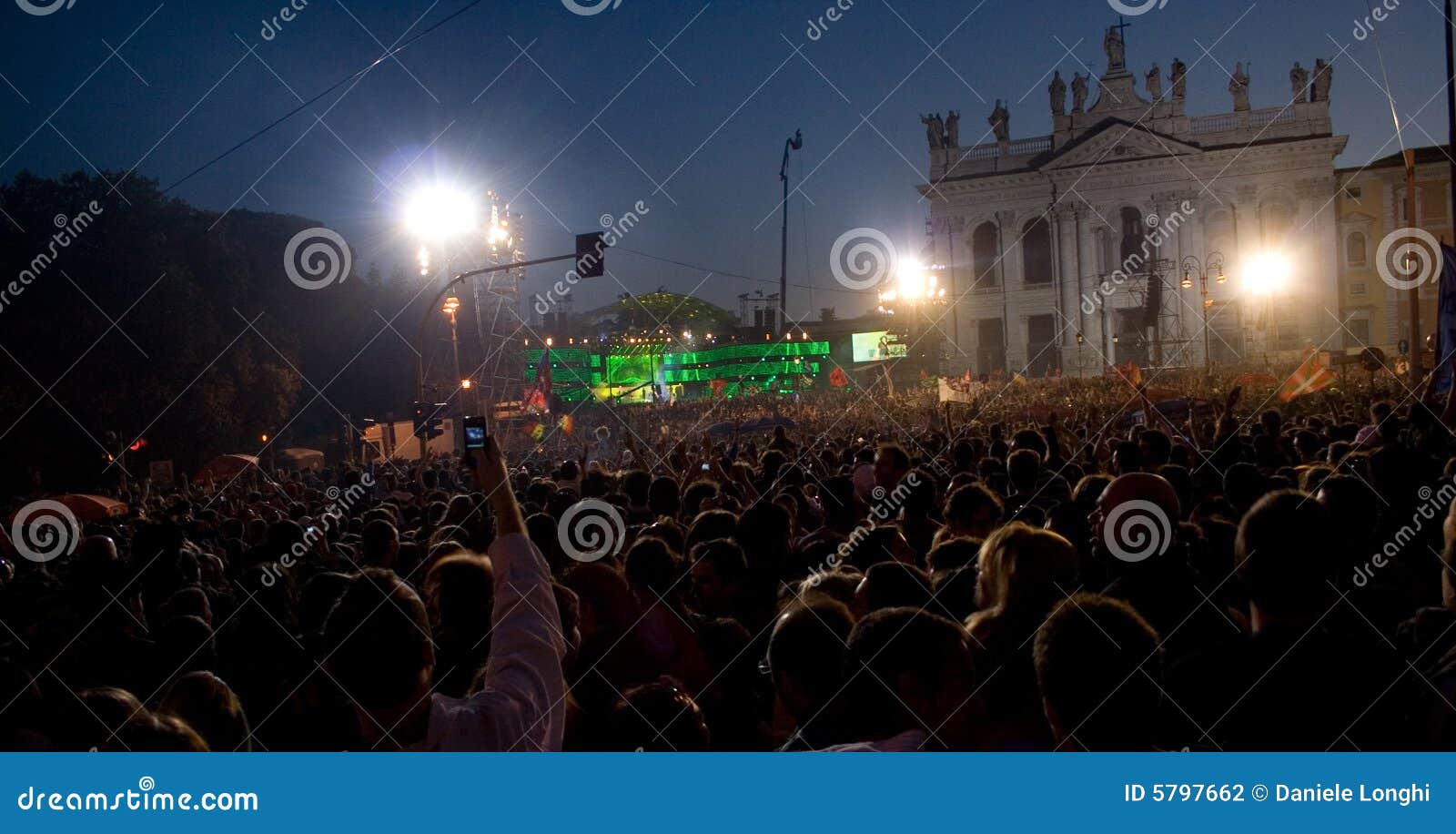 Concert in Rome editorial photography. Image of show, music - 5797662