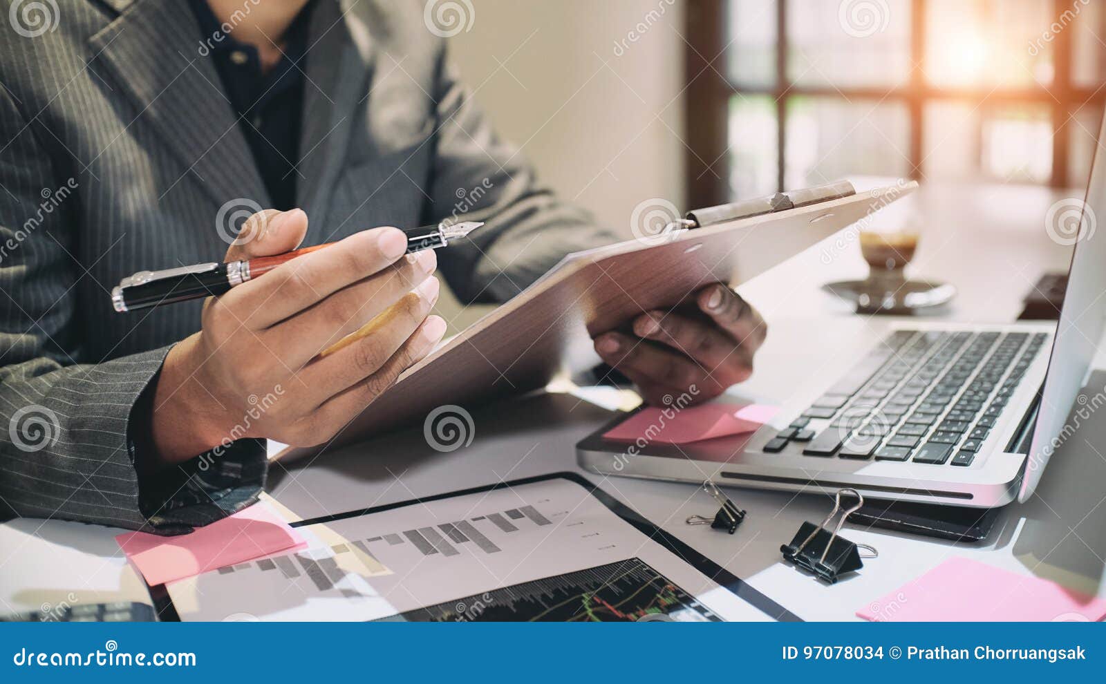 Concetto, Contabile O Finanziario Di Verifica Fotografia Stock ...