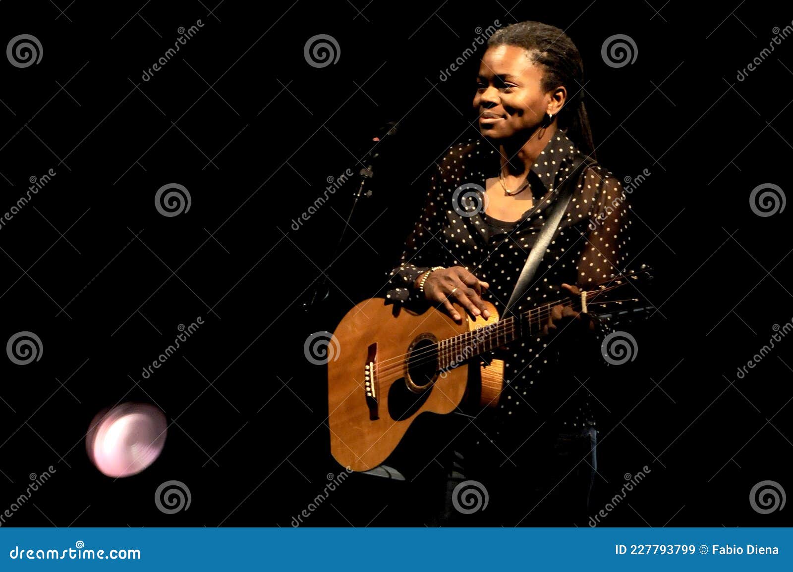 Concierto En Vivo De Tracy Chapman En El Teatro Arcimboldi Imagen De