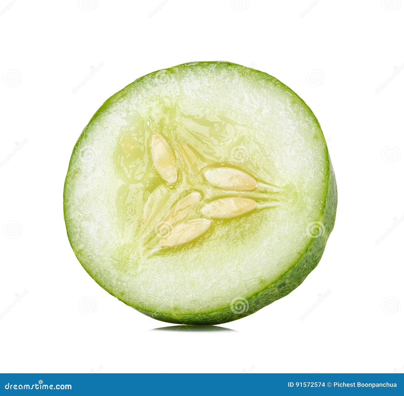 Concombre De Tranche D'isolement Sur Le Fond Blanc Photo stock - Image ...