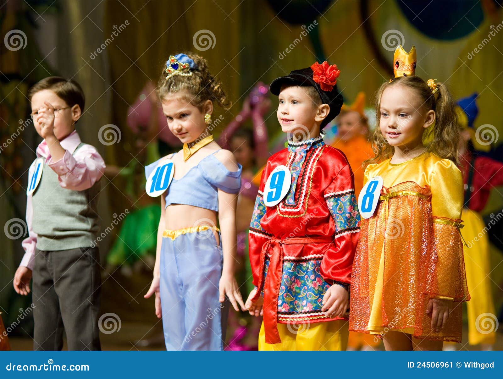 Concorso Di Talenti Dei Bambini Fotografia Editoriale - Immagine di ...