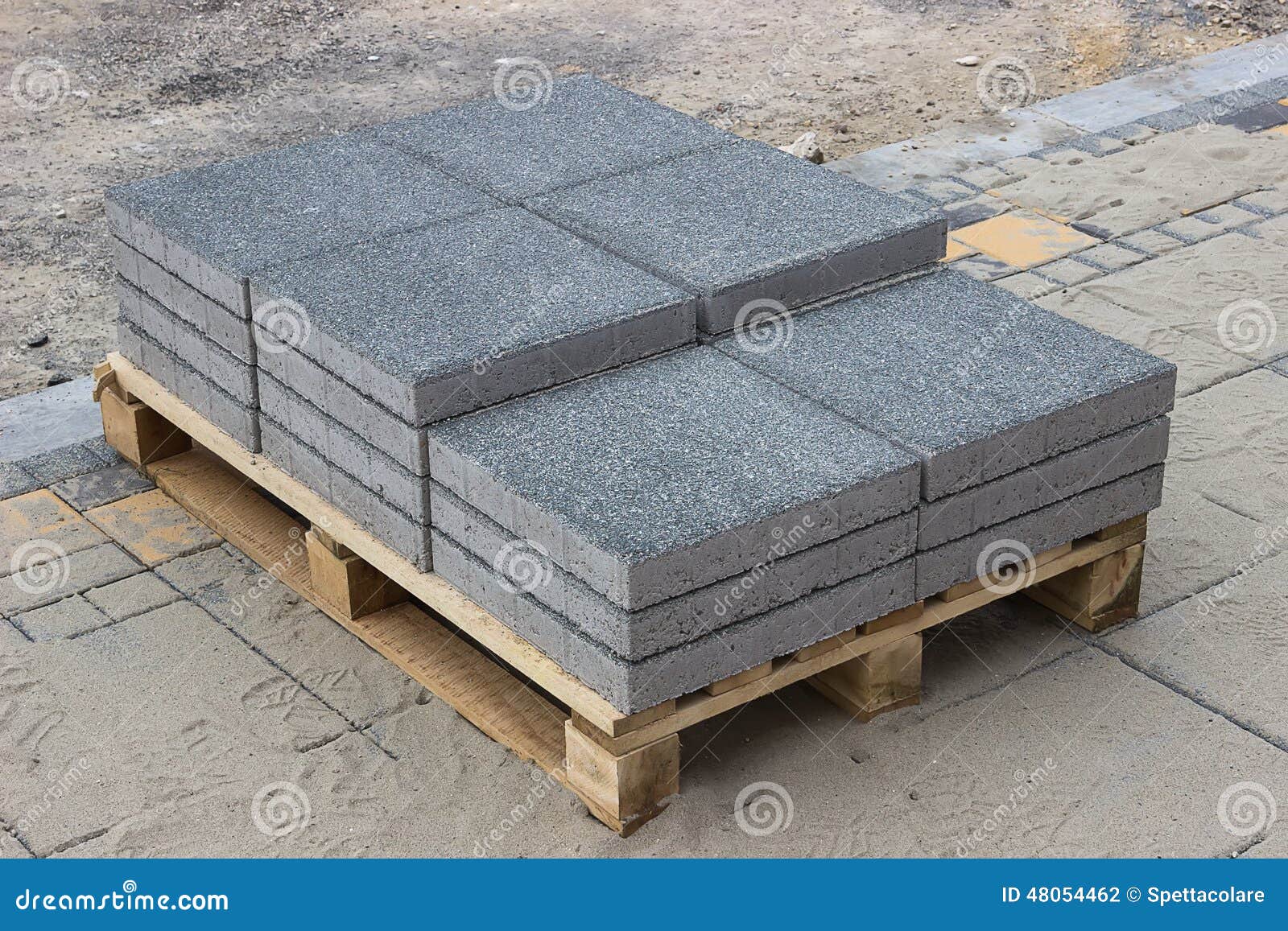 Concrete Baksteenachtergrond Op Houten Pallet Stock Foto - Image of ...