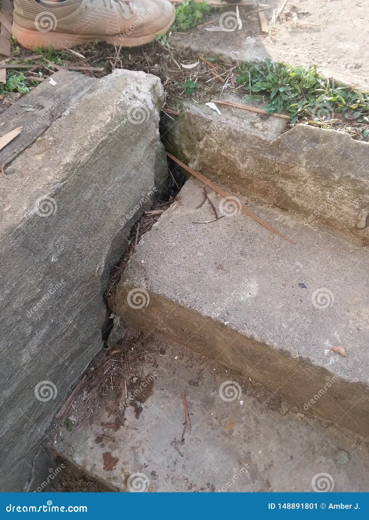 Concrete Basement Steps stock image. Image of steps - 148891801