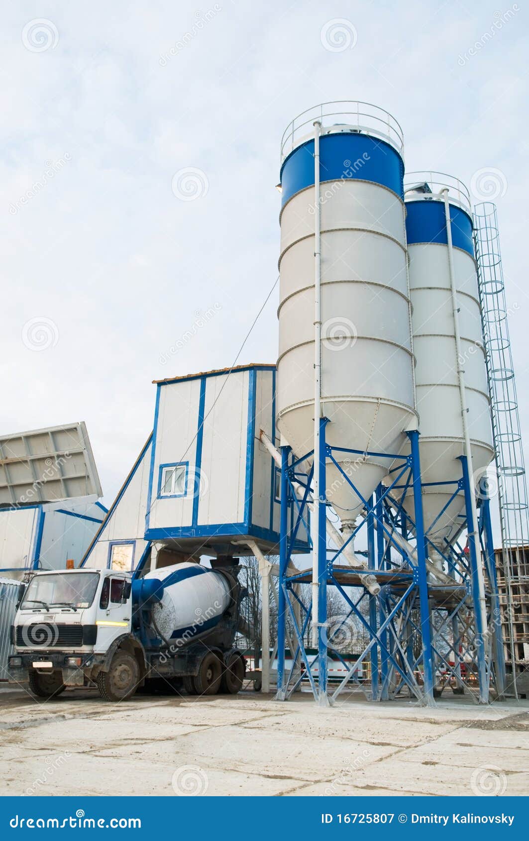 Concrete batching plant stock image. Image of process - 16725807