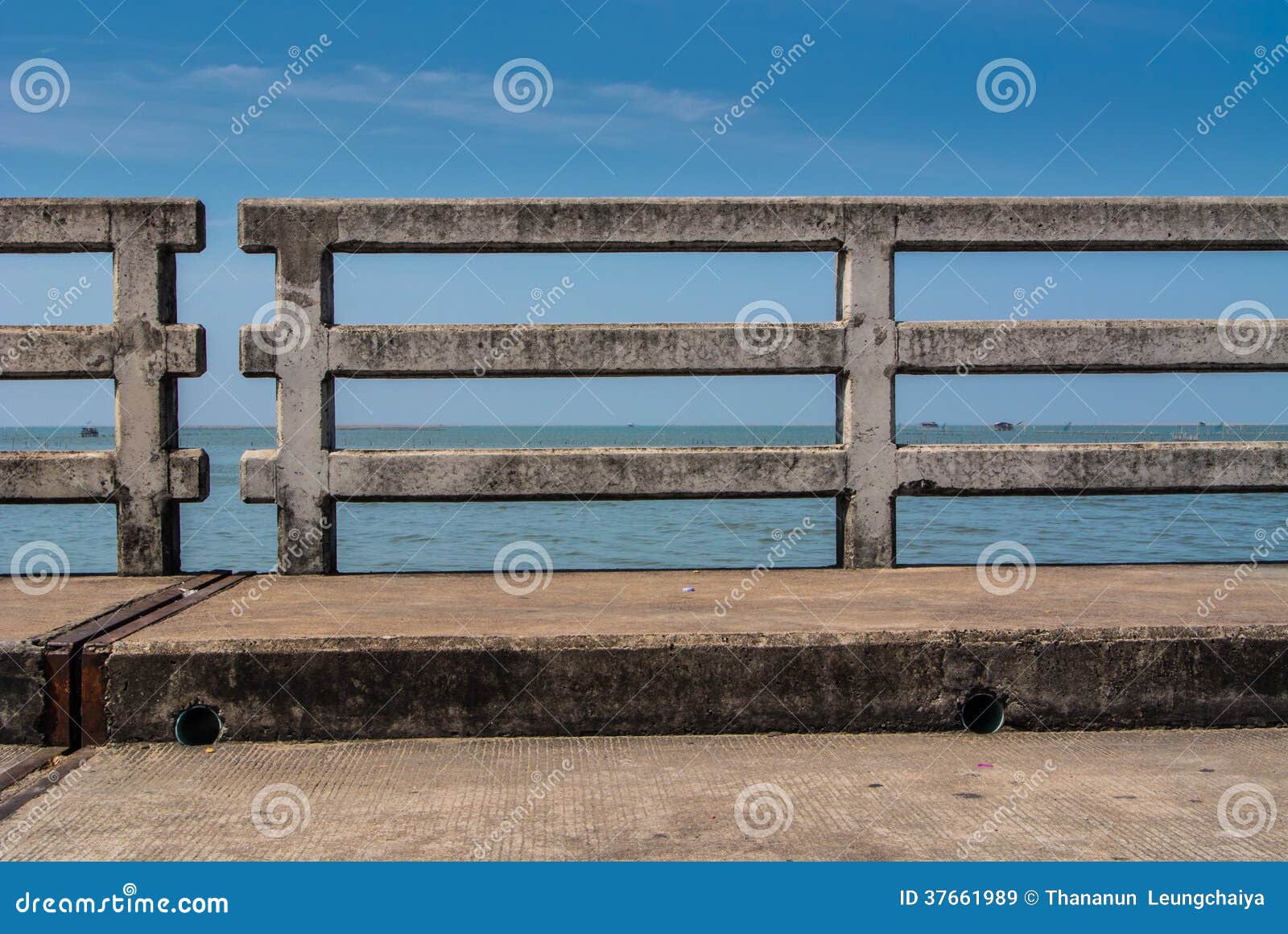 Concrete bridge railing stock image. Image of bridge - 37661989