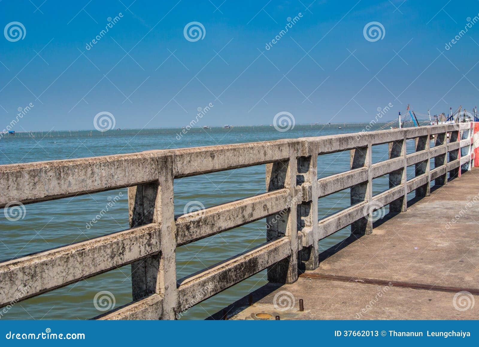 Concrete bridge railing stock image. Image of structure - 37662013