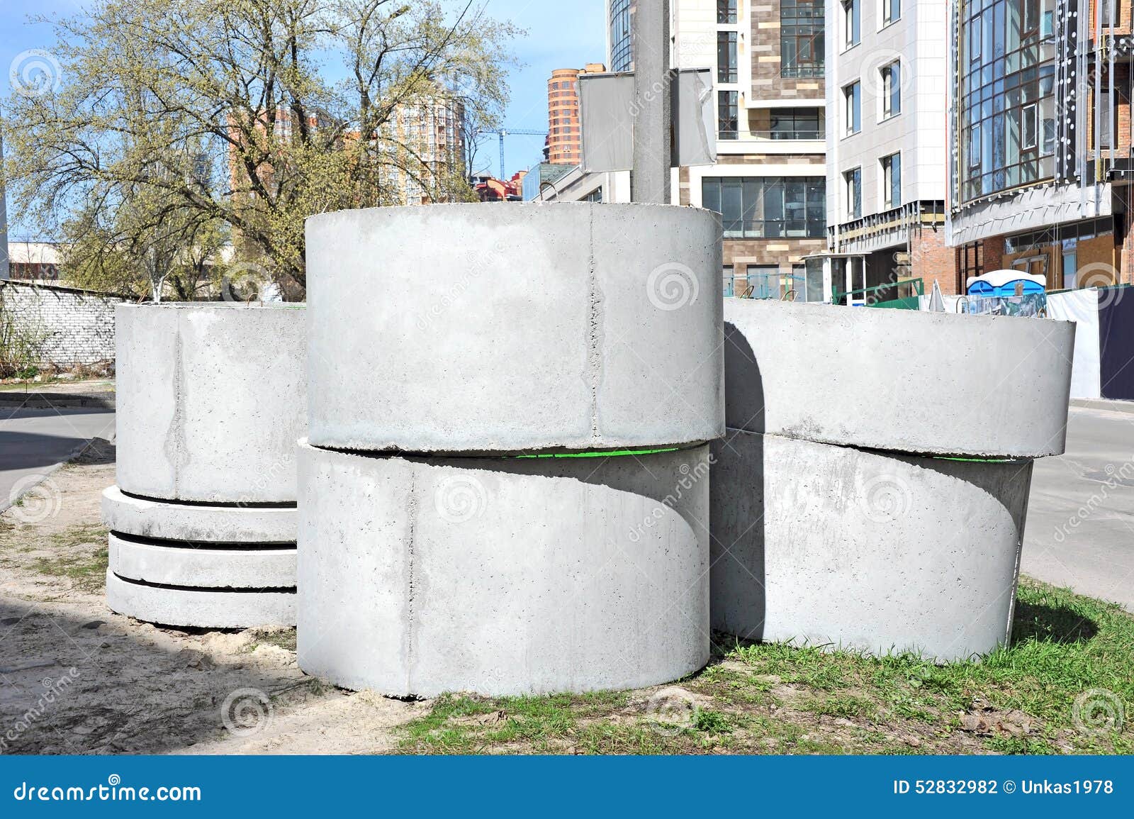 Concrete circle pit stock photo. Image of department - 52832982