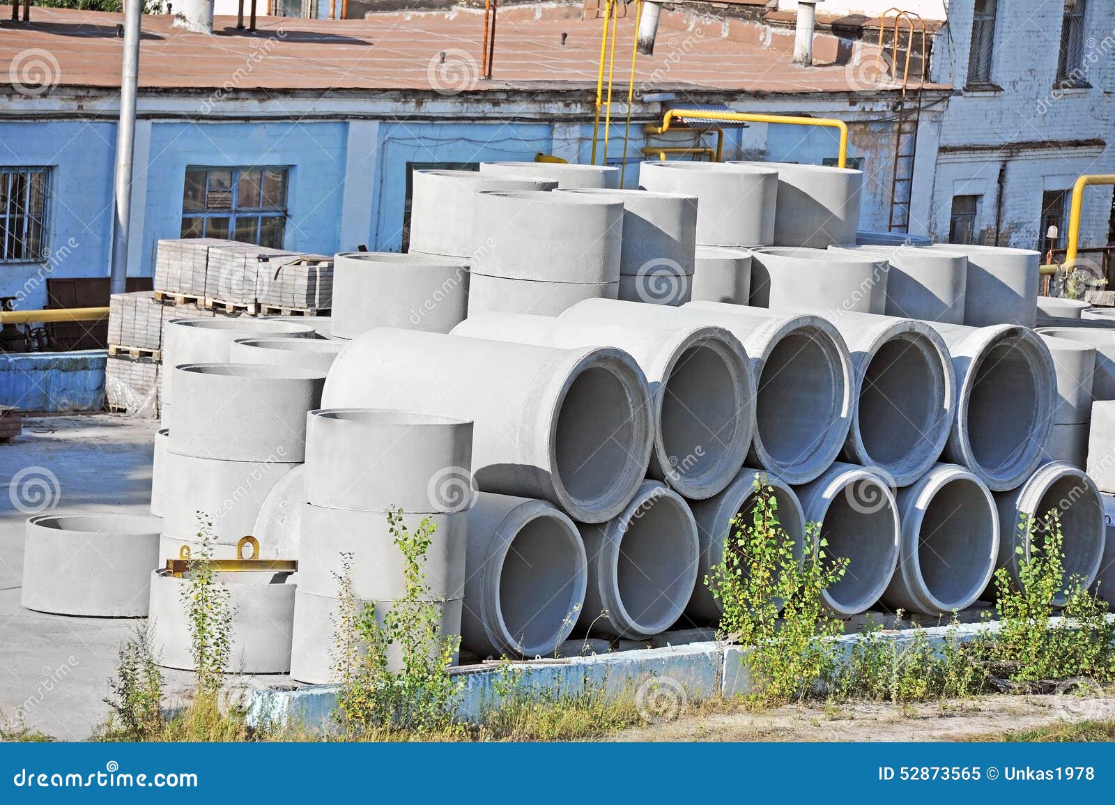 Concrete Circle Pit. Manhole Royalty-Free Stock Photography ...