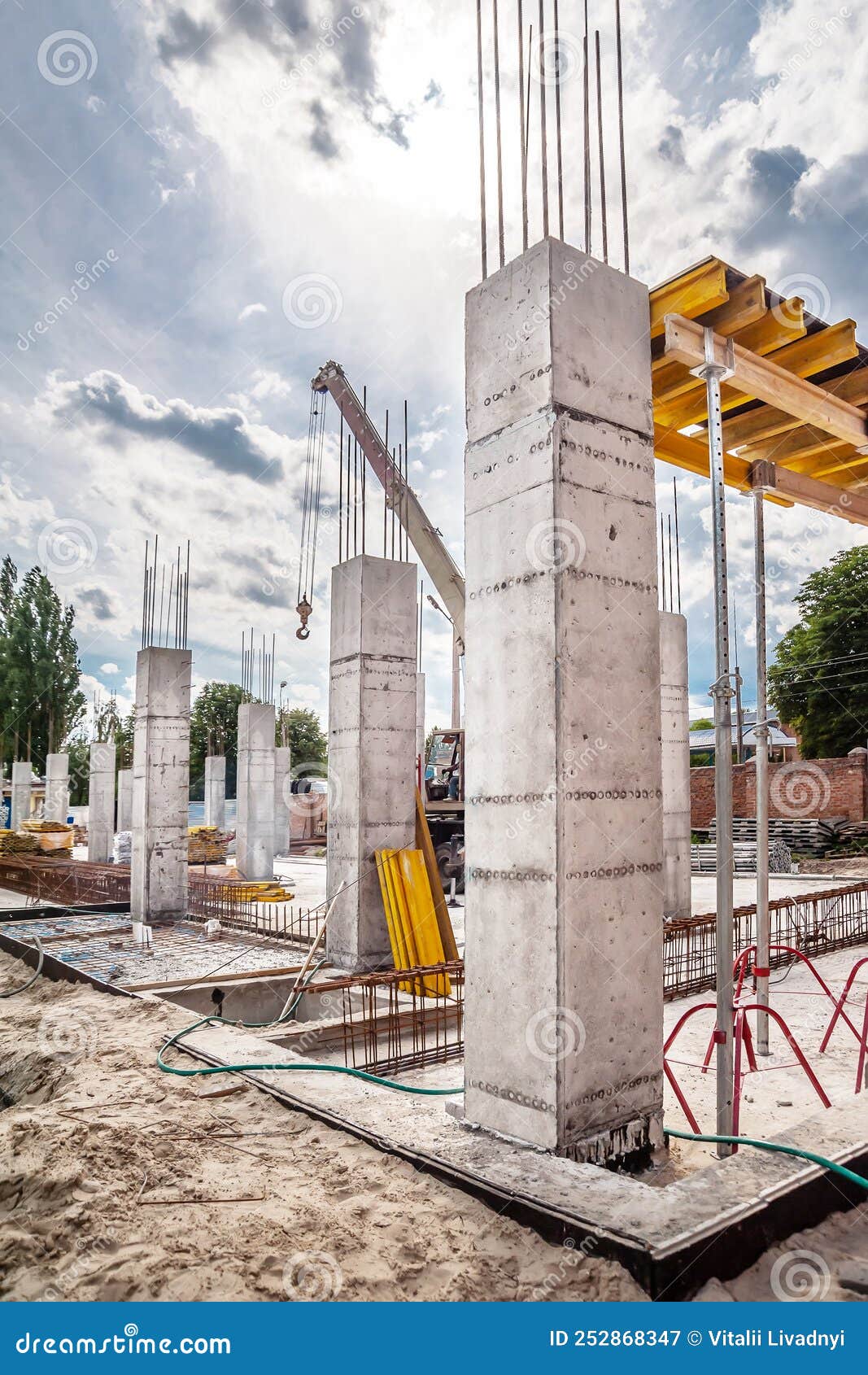 Concrete Columns and Construction Stock Image - Image of frame ...