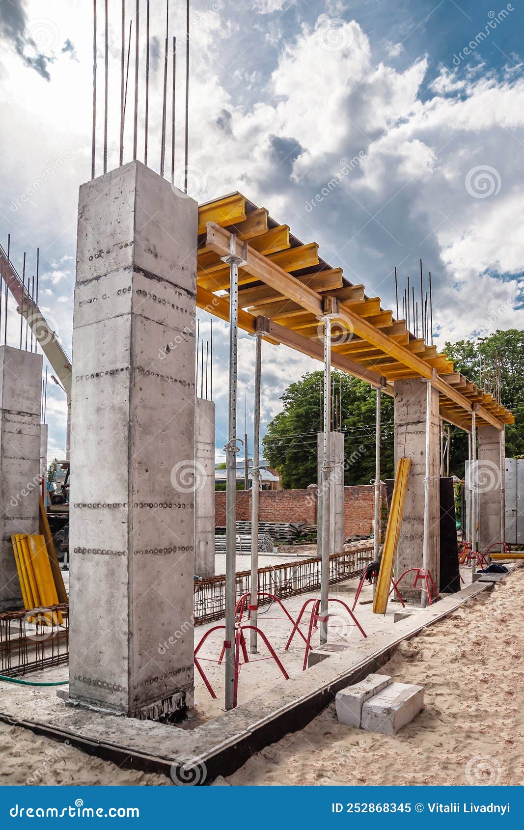 Concrete columns and props stock image. Image of equipment - 252868345