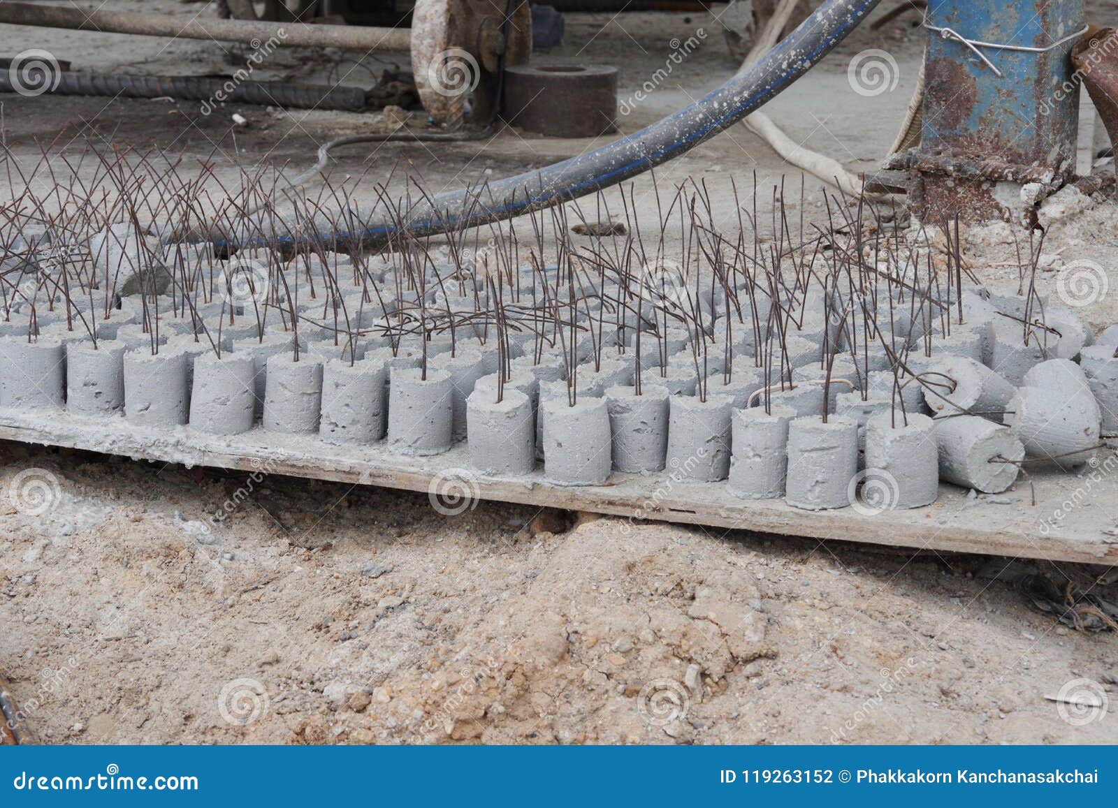 Concrete Covering ,Construction Work Small Cement Lumps for Spacing the ...