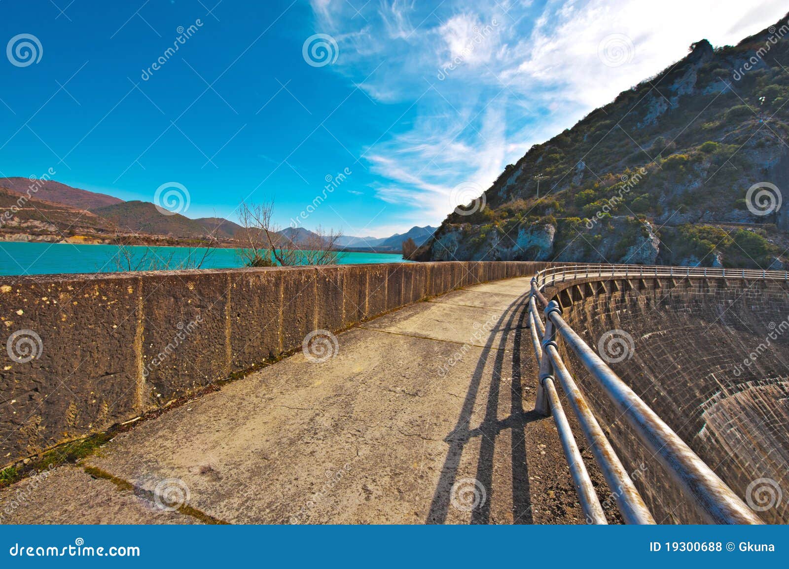 Concrete Dam stock photo. Image of aragon, europe, forest - 19300688