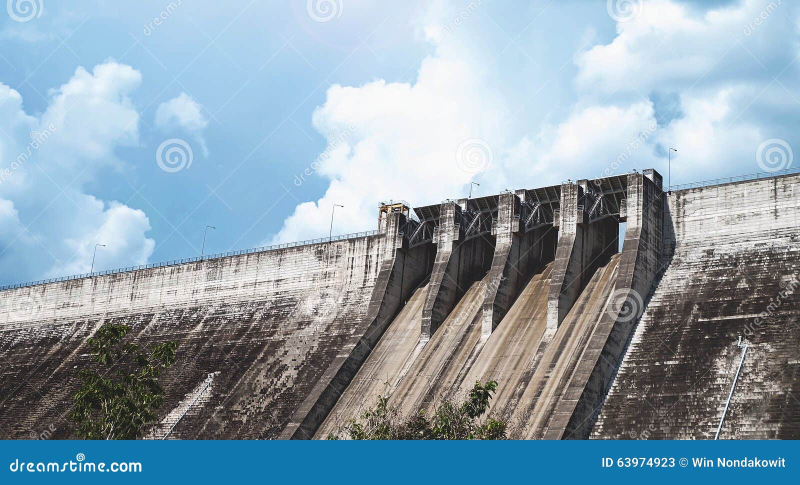 Concrete dam stock image. Image of water, wall, industry - 63974923