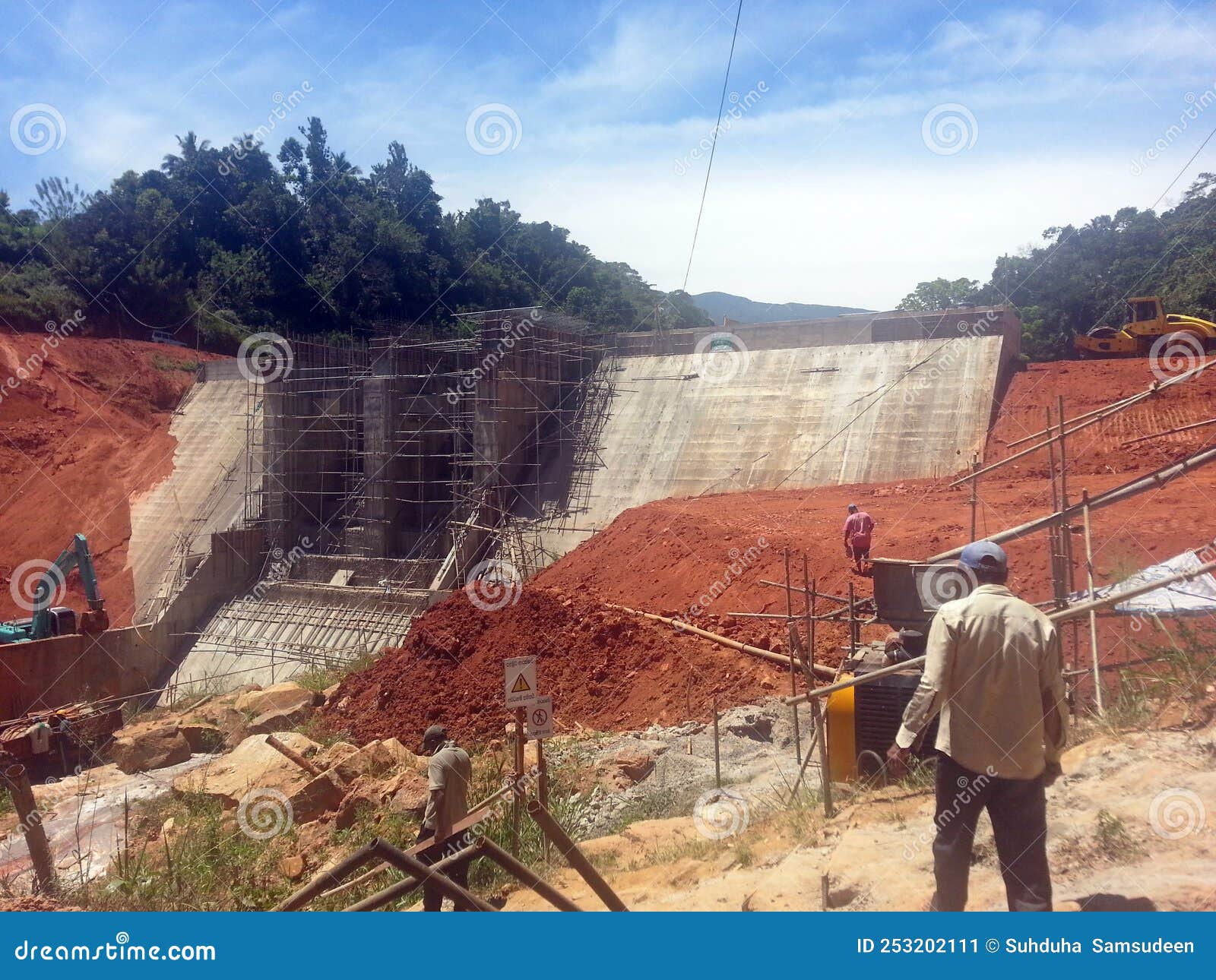 Concrete Dam Under Construction - Gurugaloya-Sri Lanka Editorial Photo ...