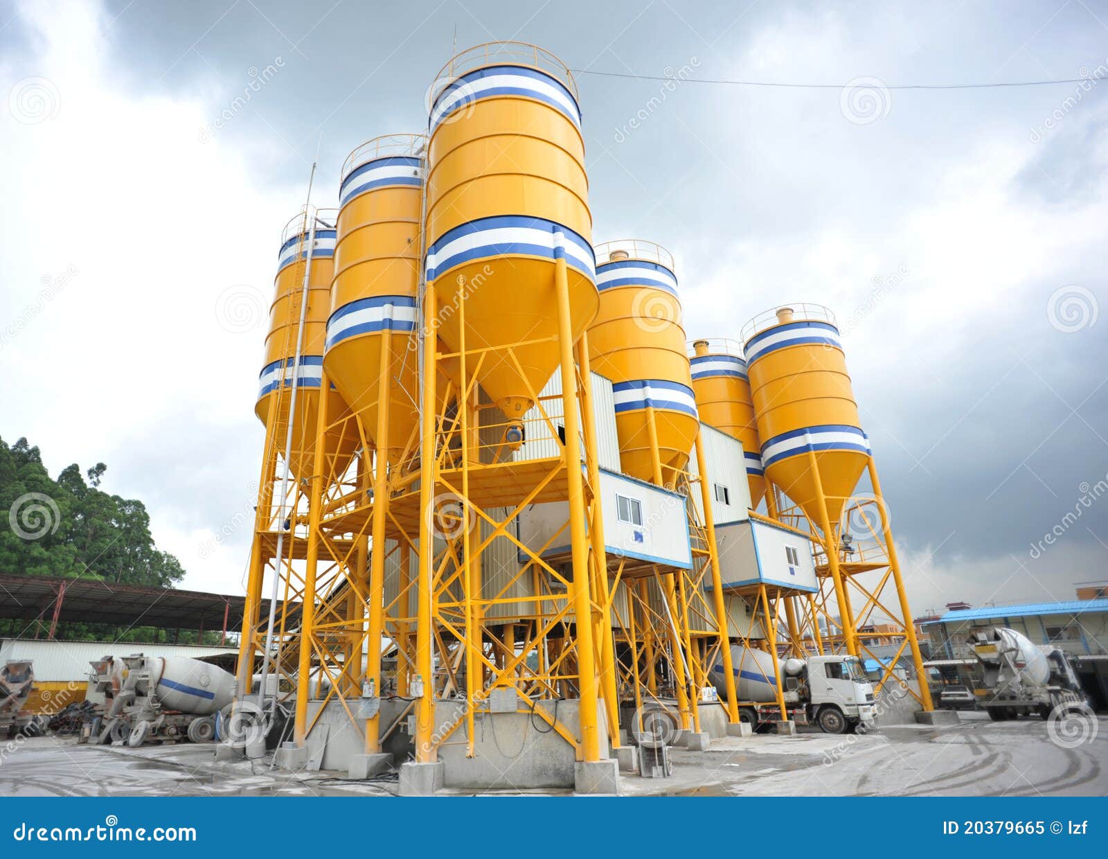 Concrete mixing plants stock image. Image of control - 20379665
