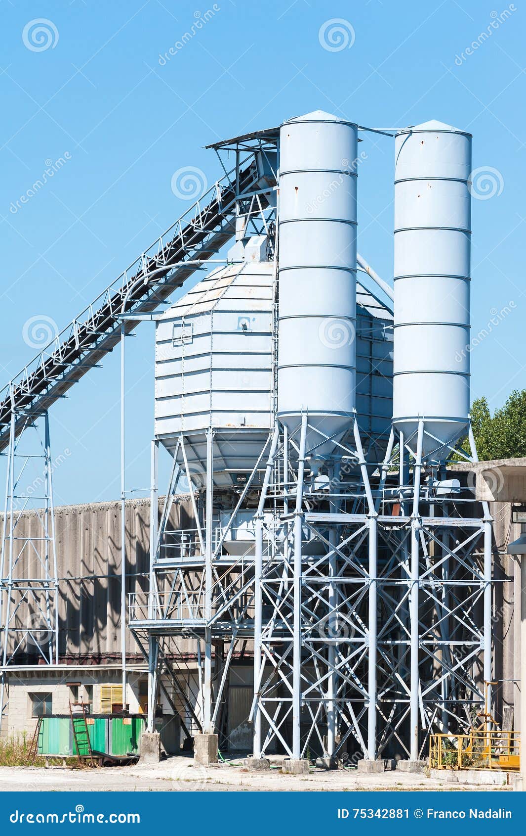 Concrete mixing silo stock image. Image of pipes, microstock - 75342881