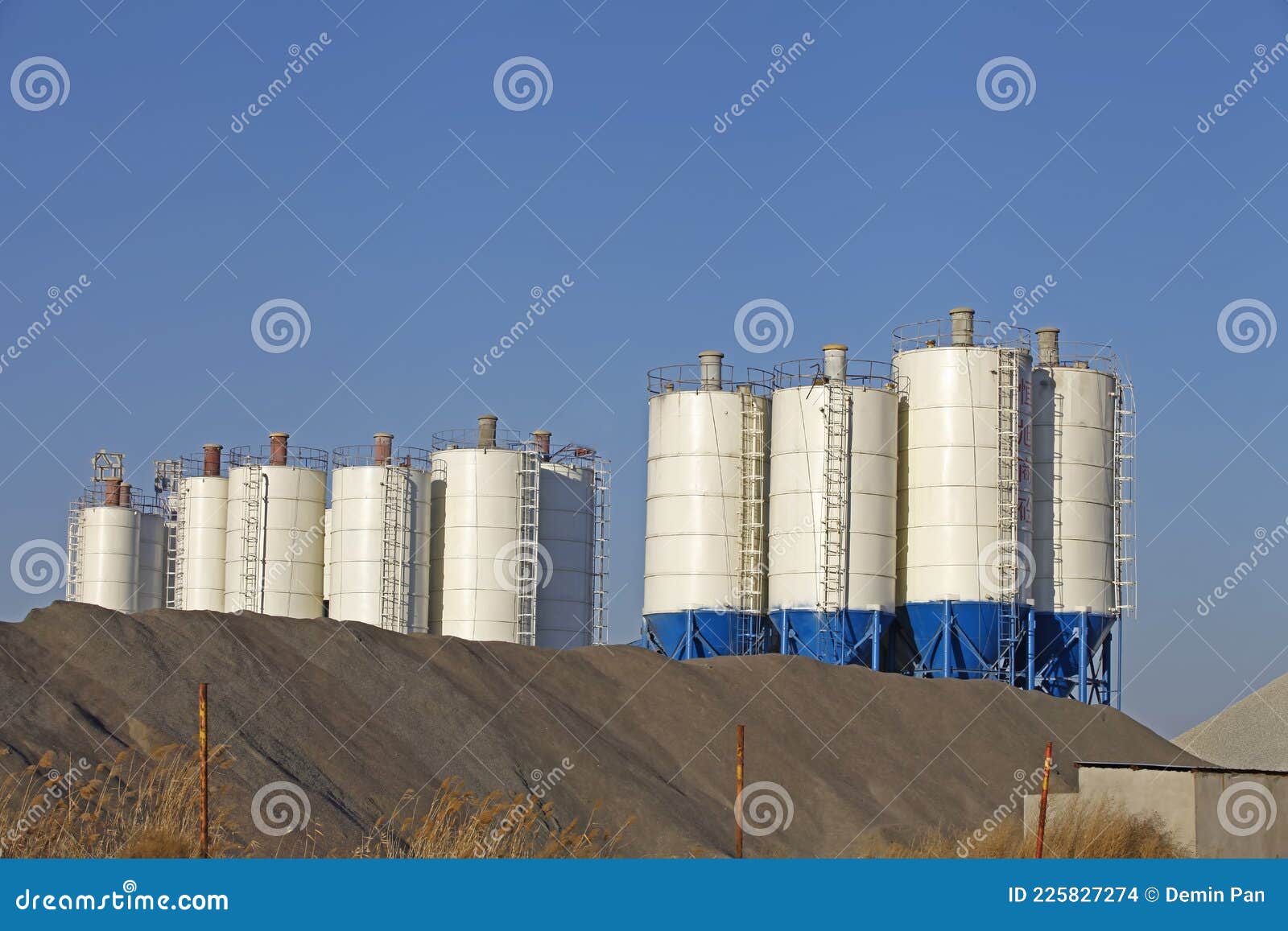 Concrete Mixing Silo, Site Construction Facilities Stock Photo - Image ...