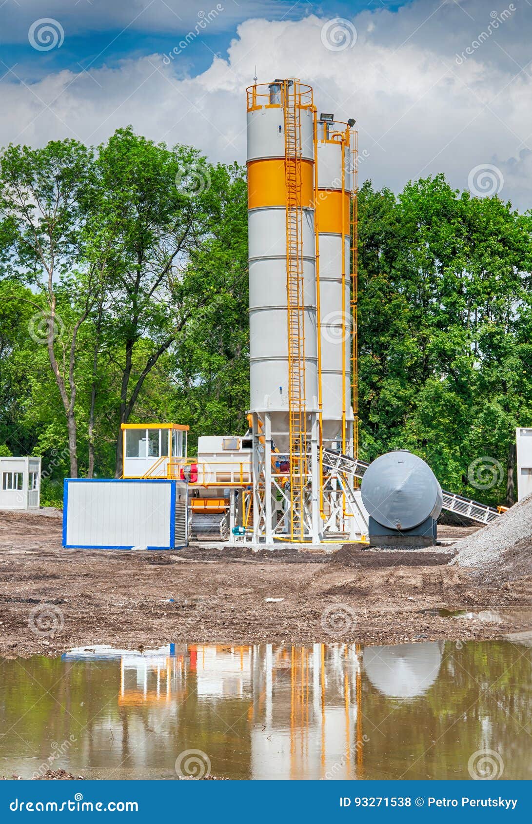 Concrete mixing silo stock photo. Image of blue, plant - 93271538