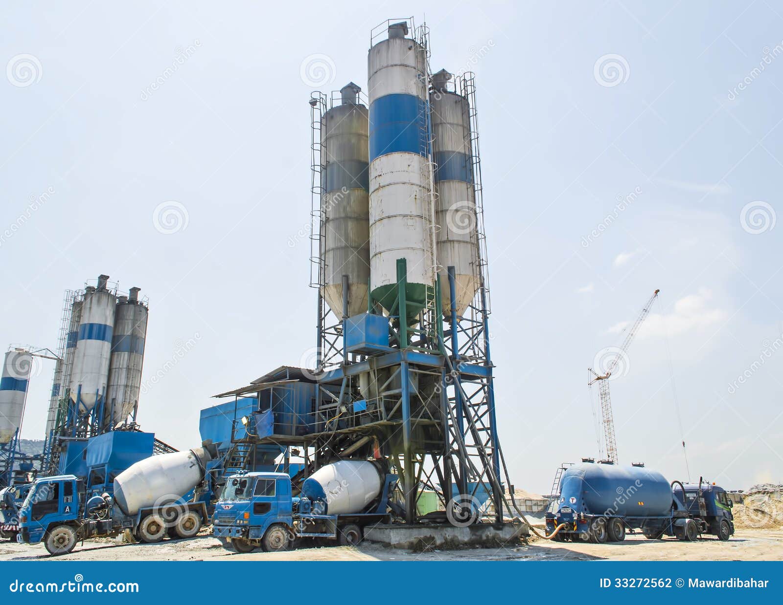 Concrete mixing tower stock photo. Image of storage, cyan - 33272562