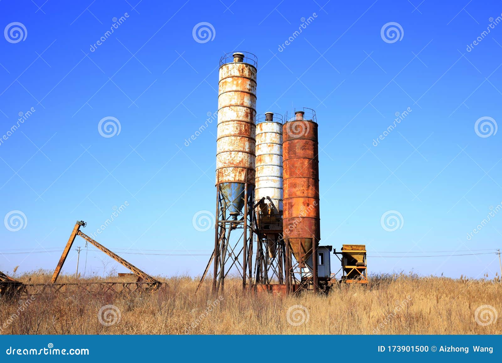 Concrete mixing tower stock photo. Image of silo, tower - 173901500