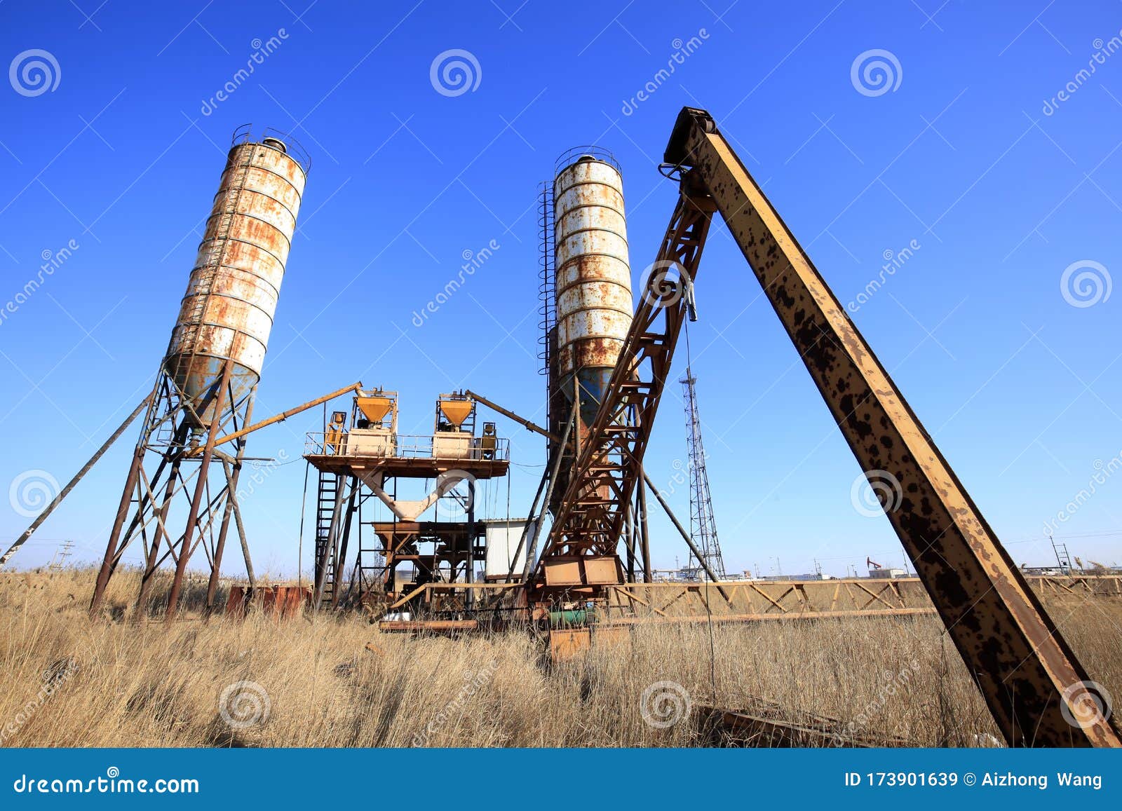 Concrete mixing tower stock image. Image of factories - 173901639