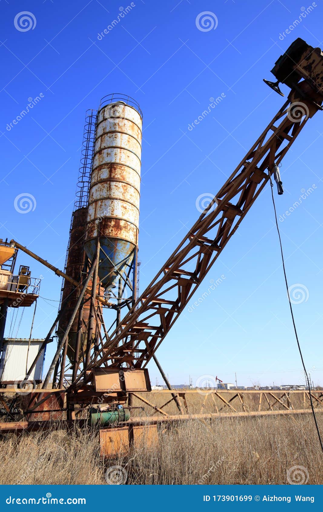 Concrete mixing tower stock image. Image of factories - 173901699