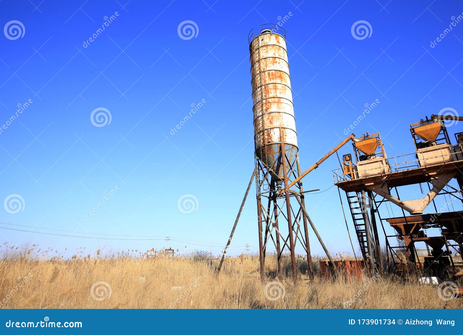 Concrete mixing tower stock photo. Image of mechanical - 173901734