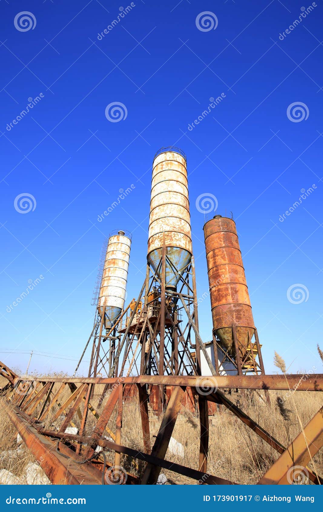 Concrete mixing tower stock image. Image of tower, container - 173901917