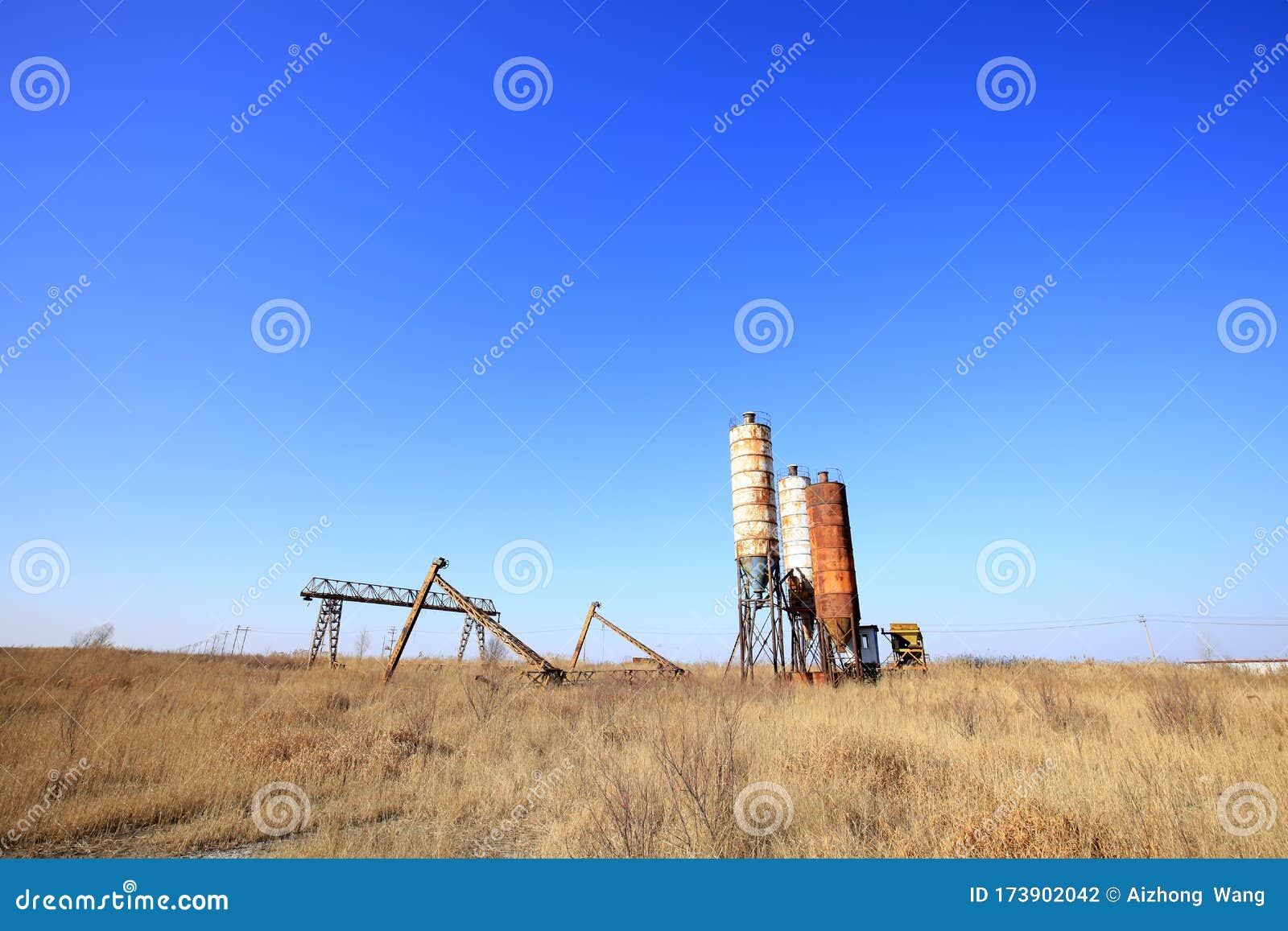 Concrete mixing tower stock photo. Image of silo, modern - 173902042