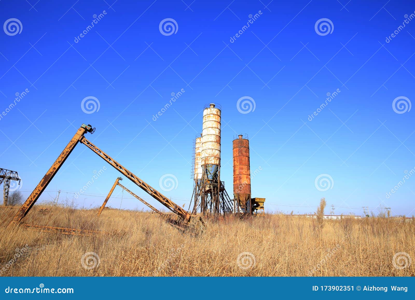 Concrete mixing tower stock image. Image of cement, industrial - 173902351