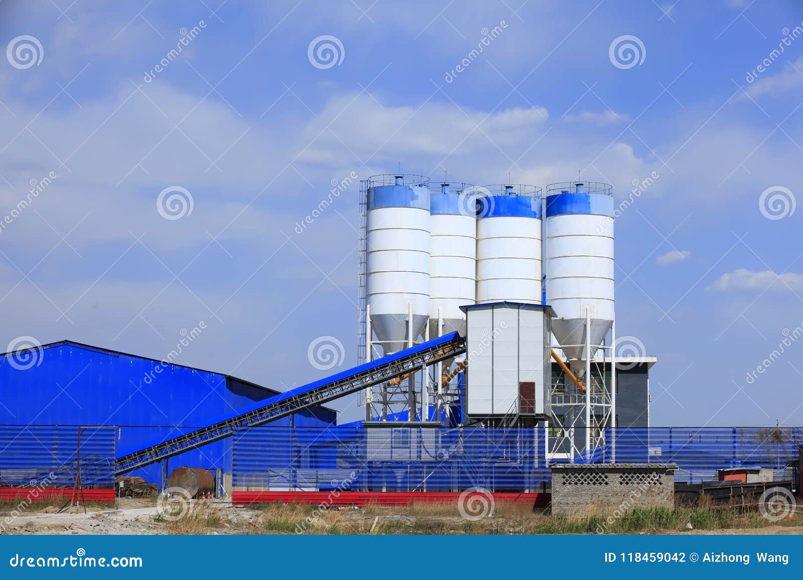 Concrete mixing tower stock photo. Image of heavy, blue - 118459042